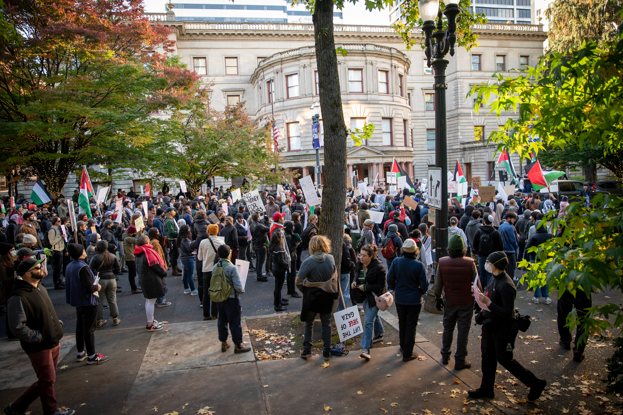 Pro-Palestine demonstration in Portland October 28, 2023 - oregonlive.com