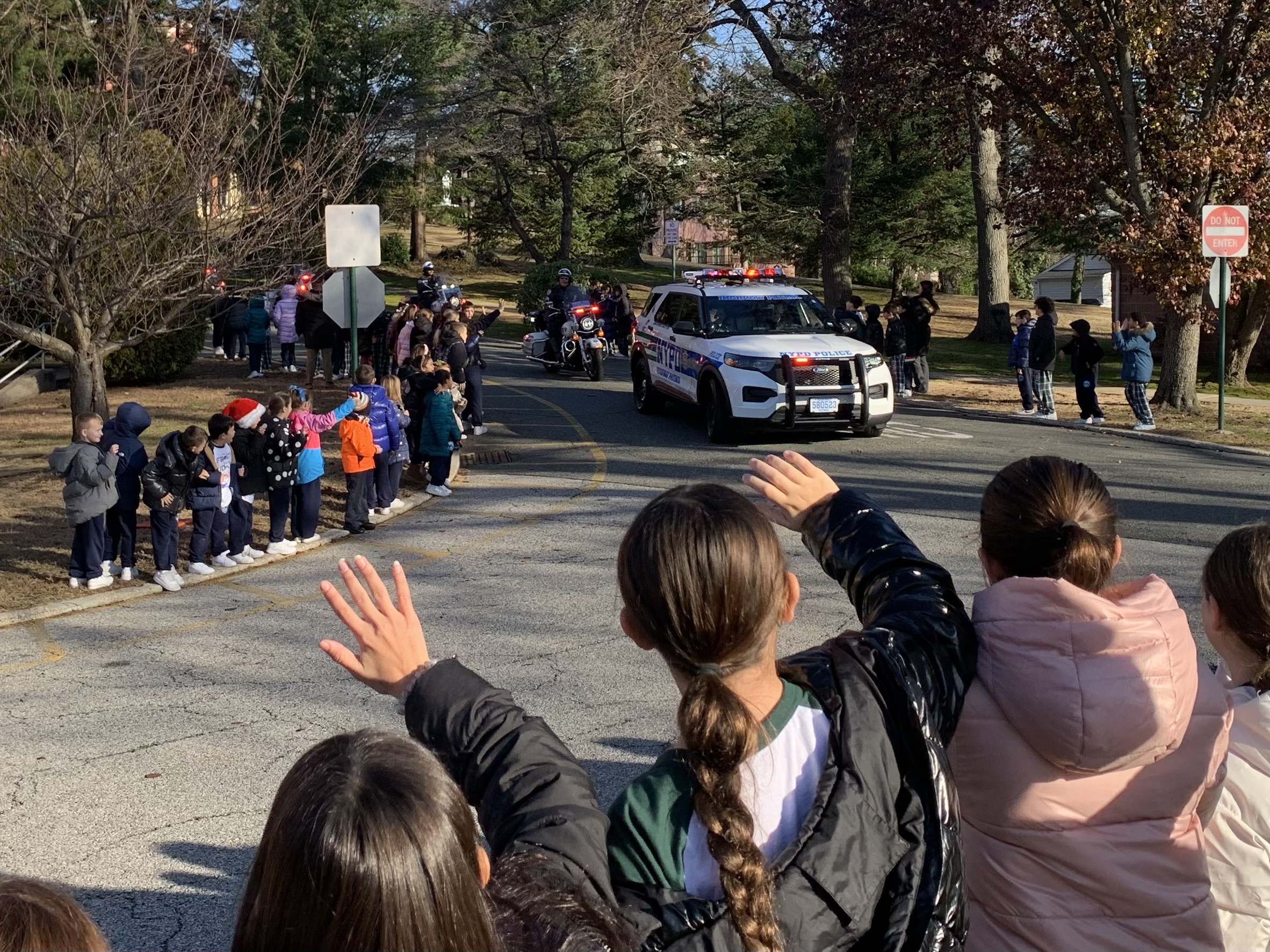 Santa and Highway Patrol Unit 5 deliver gifts to the children at Seton ...