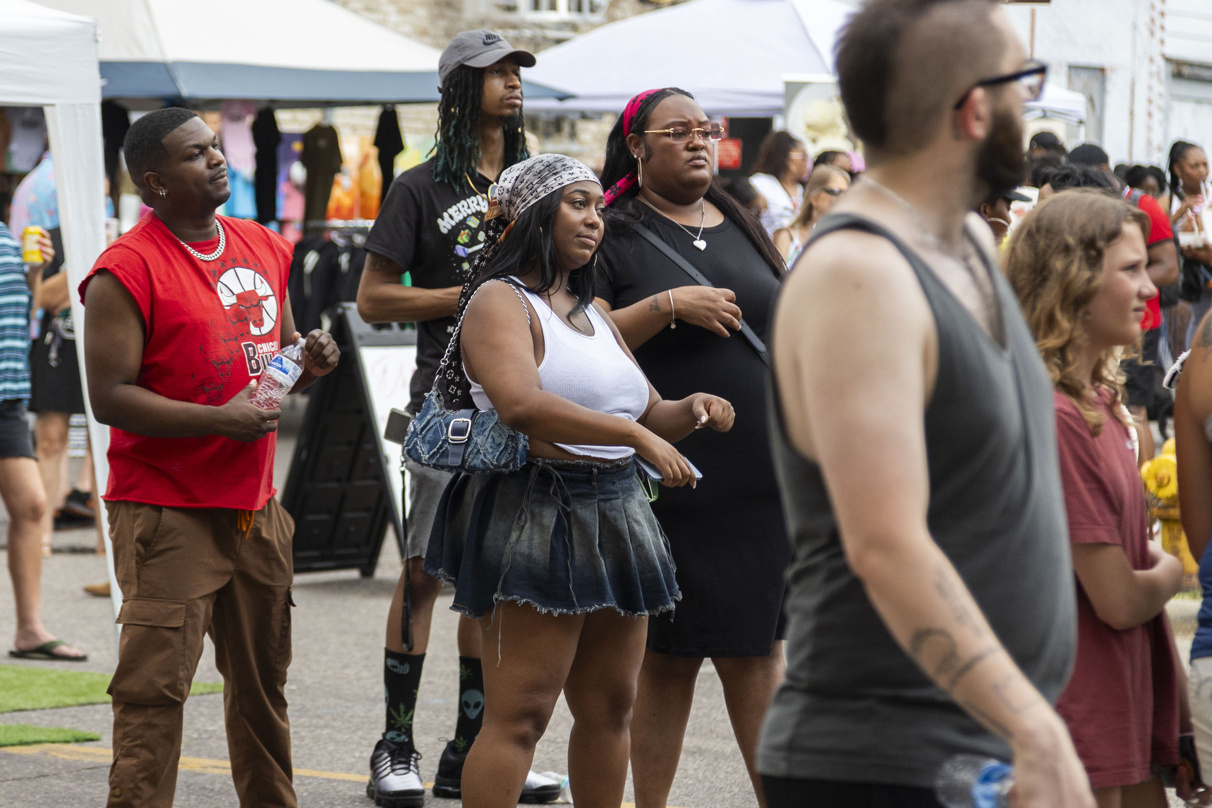Hundreds flock to Buckham Alley for Alley Fest - mlive.com