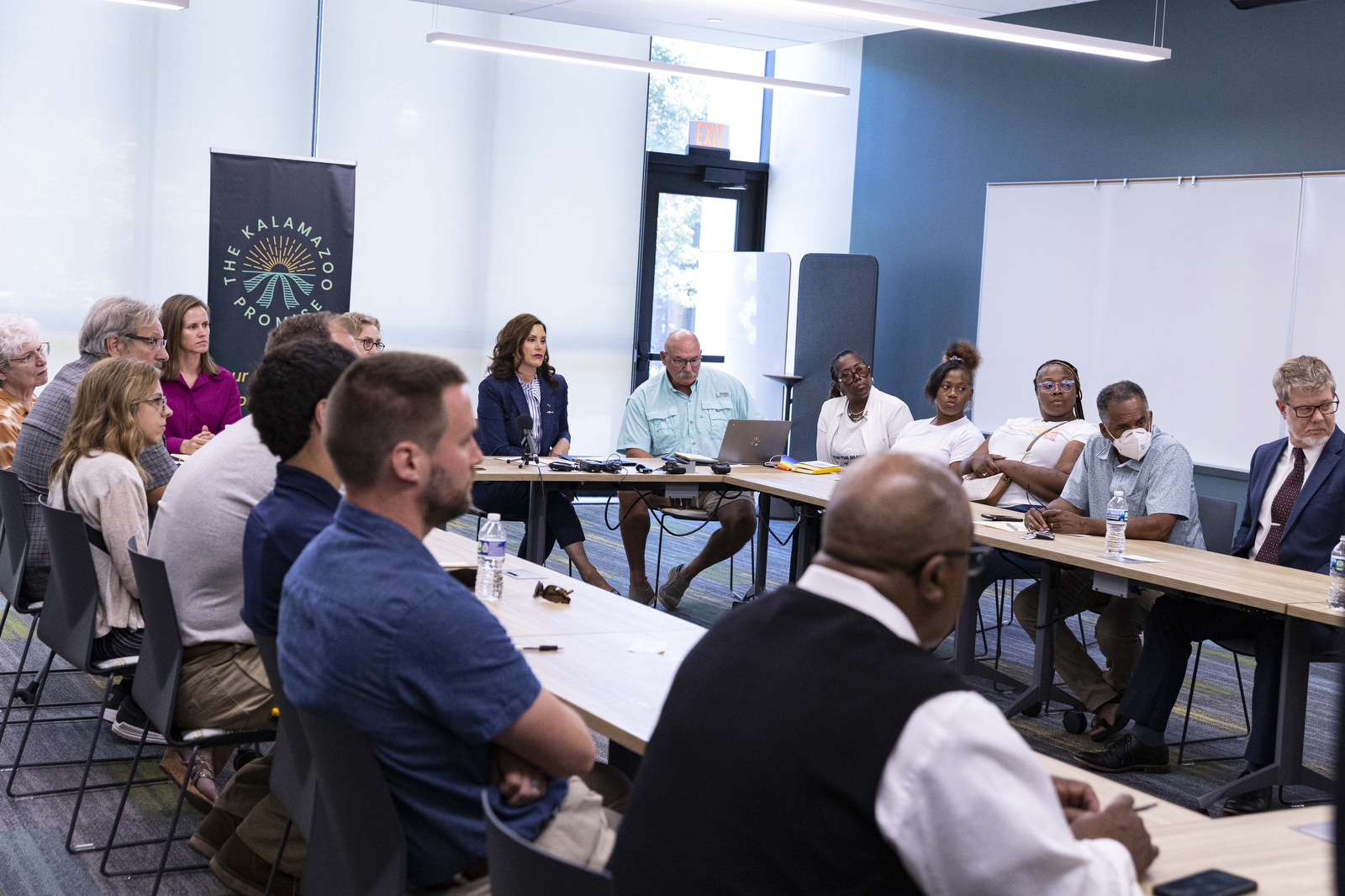 Gov. Whitmer holds roundtable discussion about public safety and gun ...