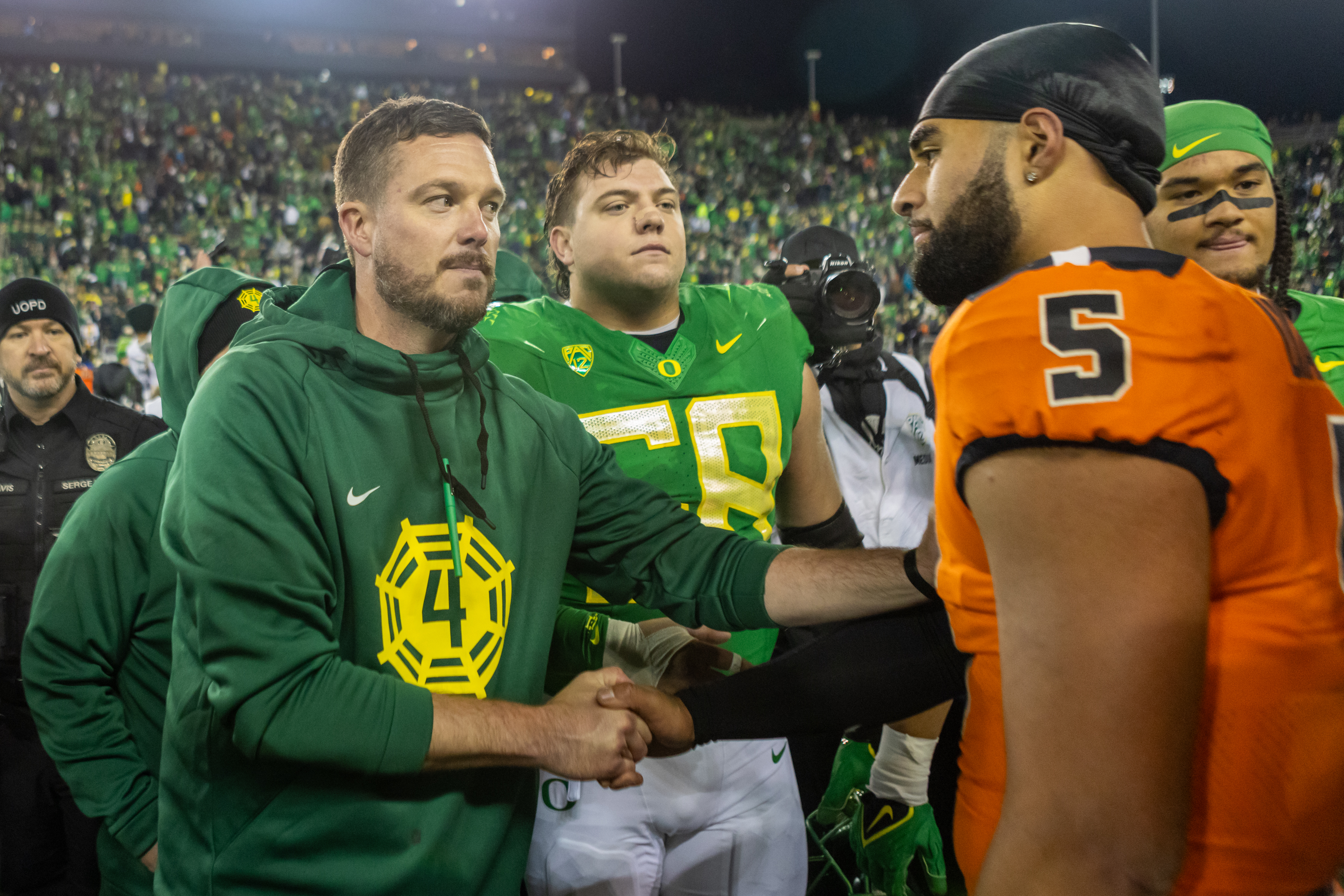 No. 6 Oregon Ducks vs. No. 16 Oregon State Beavers: Nov. 24, 2023 ...