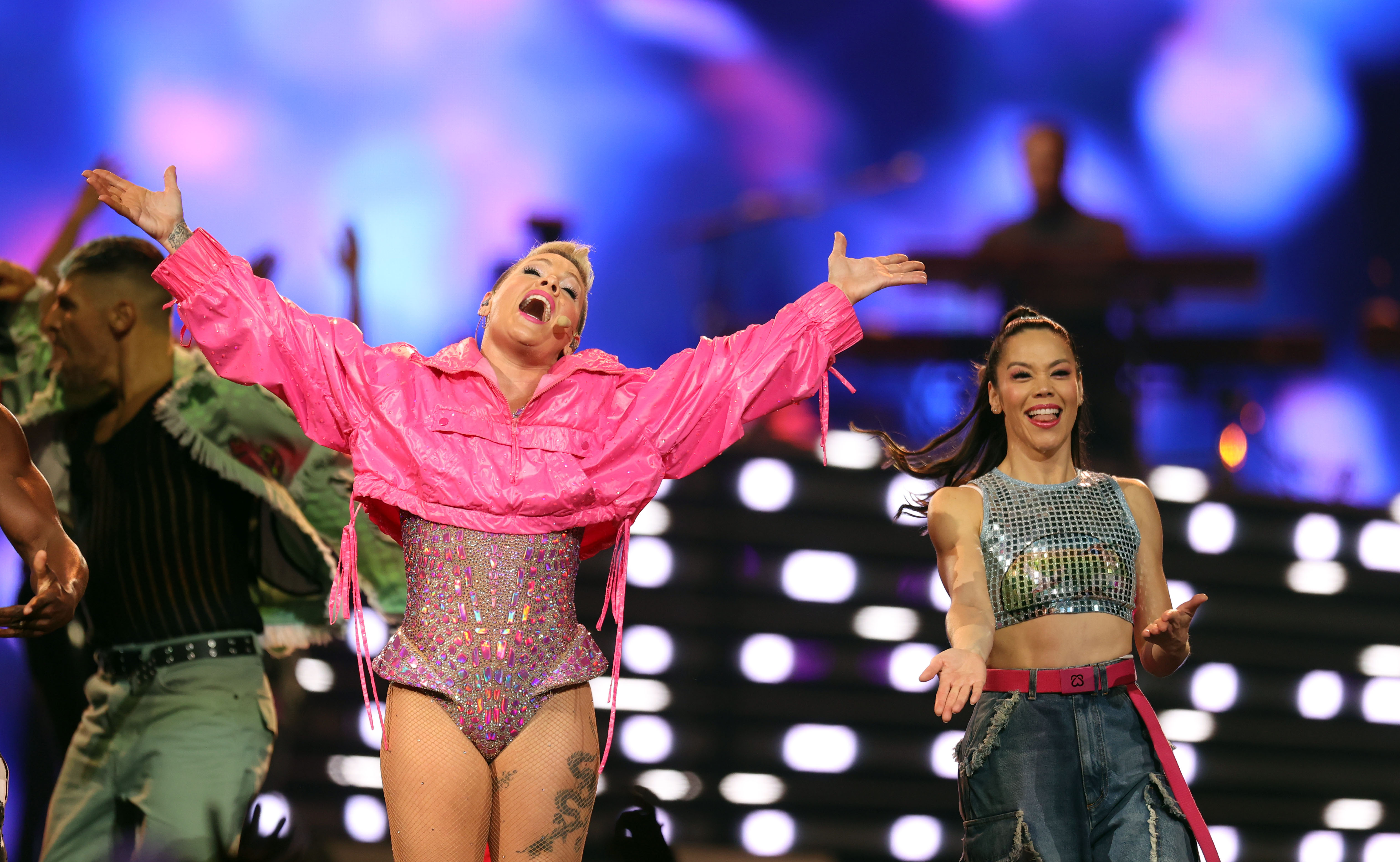 Pink performs at Rocket Mortgage FieldHouse, November 8, 2023 ...