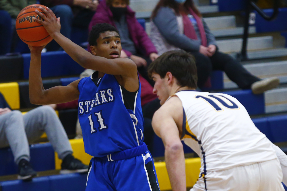 Delaware Valley boys basketball hosts Warren Hills on Jan. 22, 2022 ...