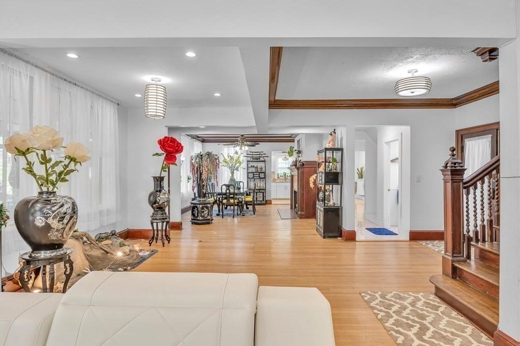 House of the Week: 7-bedroom Springfield home features underground bomb ...