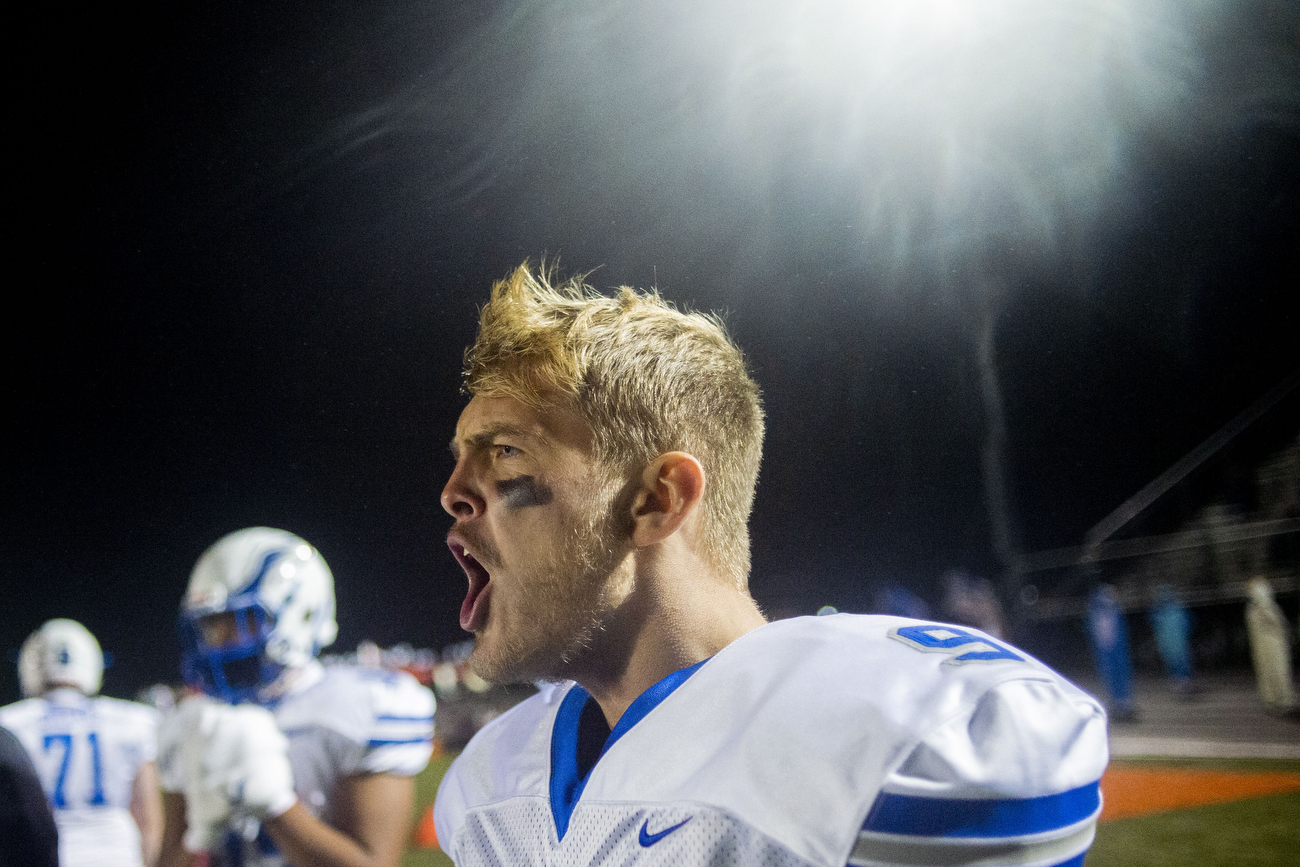 Fenton clinches Flint Metro League title with 33-21 win over Ortonville ...