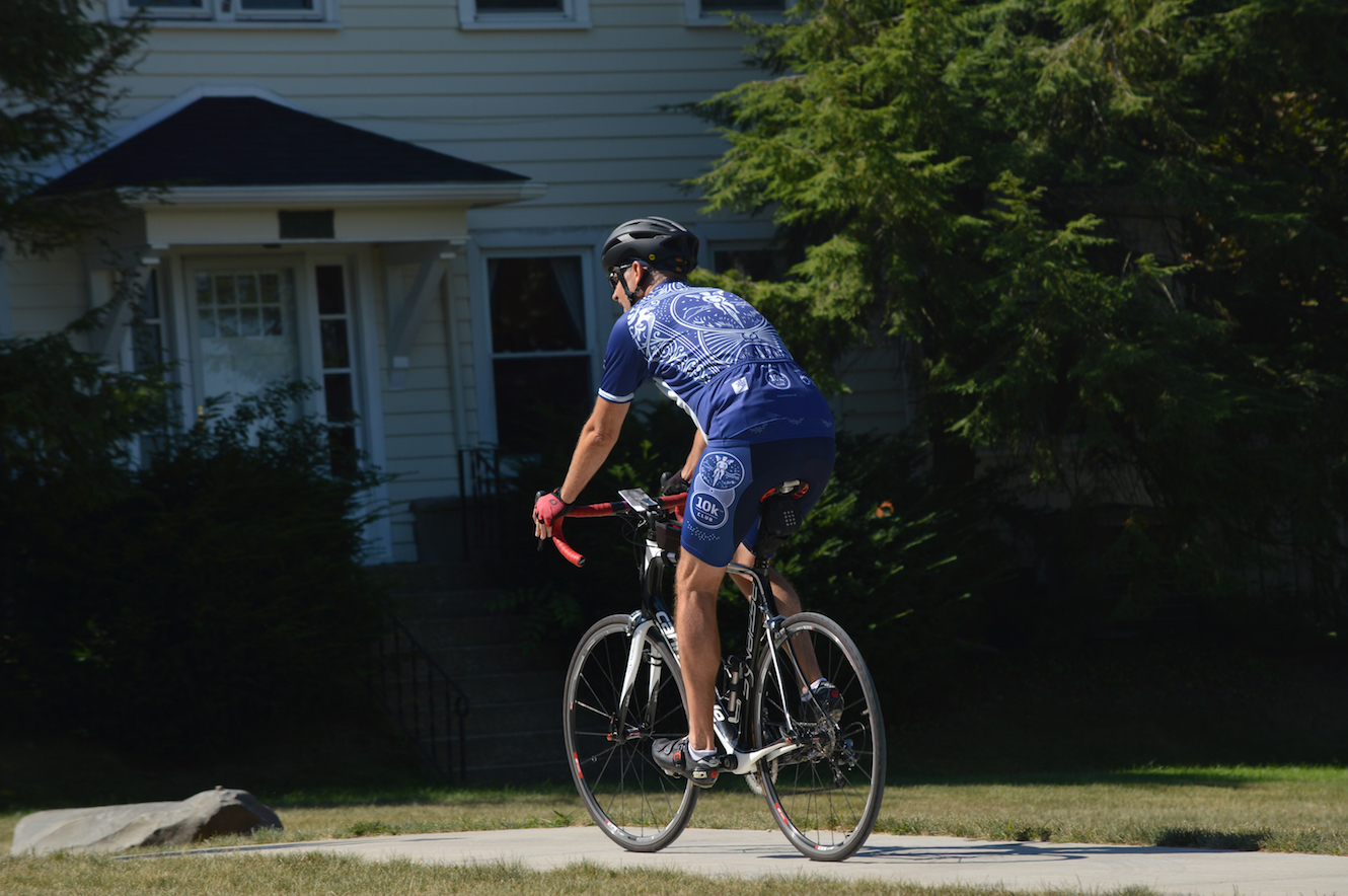 Kalamazoo man raises money for Black Lives Matter movement with 1,000 ...