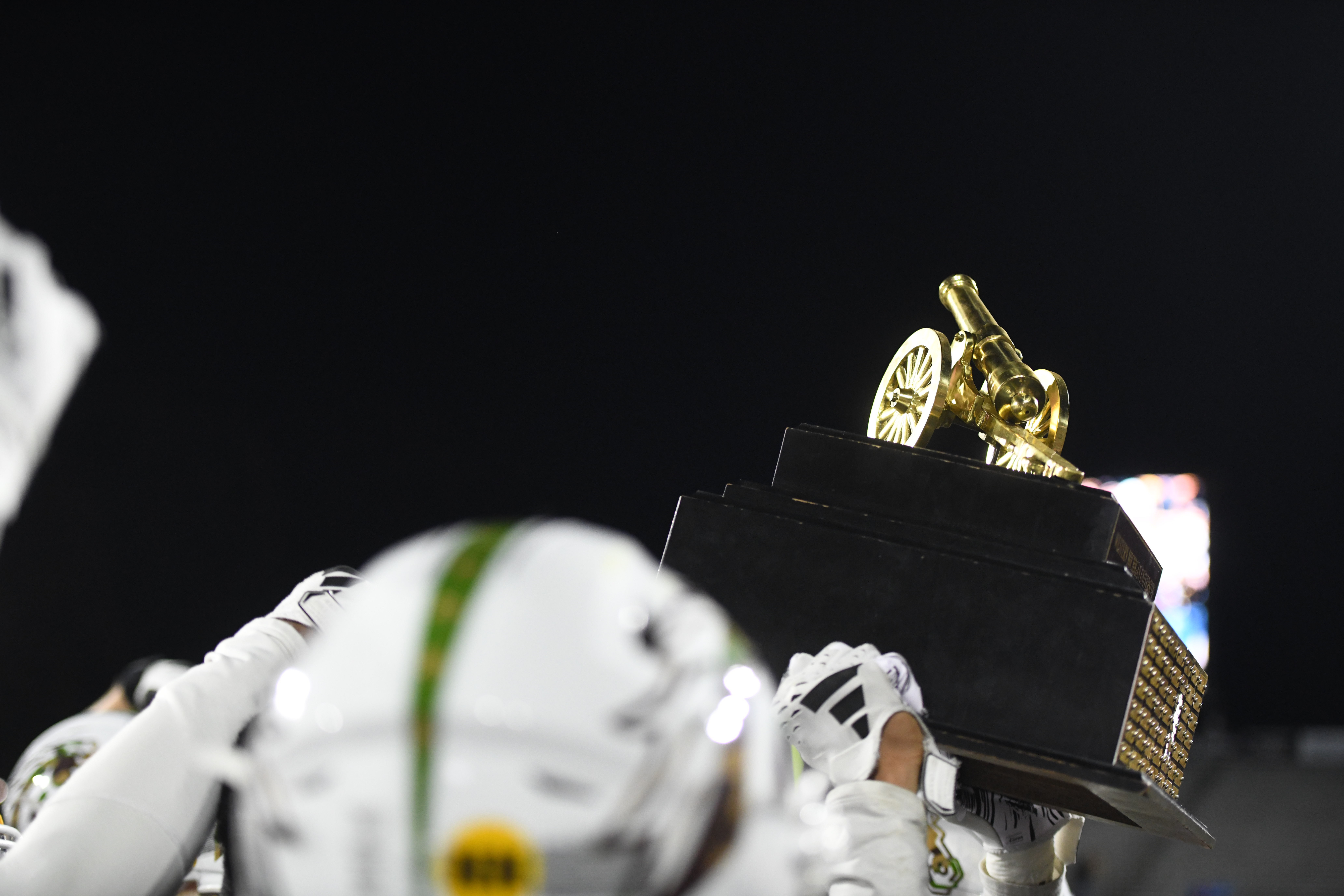 Western Michigan and Central Michigan battle for the victory cannon ...