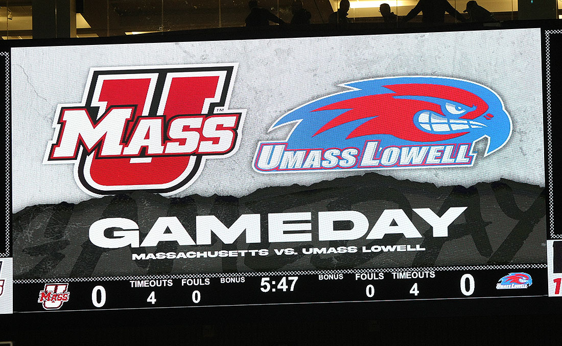 UMass Men's Basketball vs UMass Lowell 12/8/22 - masslive.com