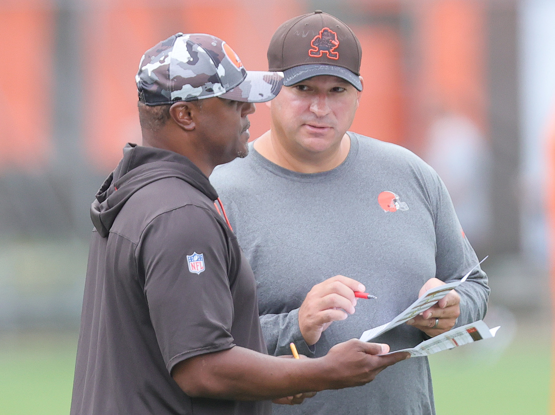 Cleveland Browns defensive line coach Chris Kiffin, 2022-2023 season ...