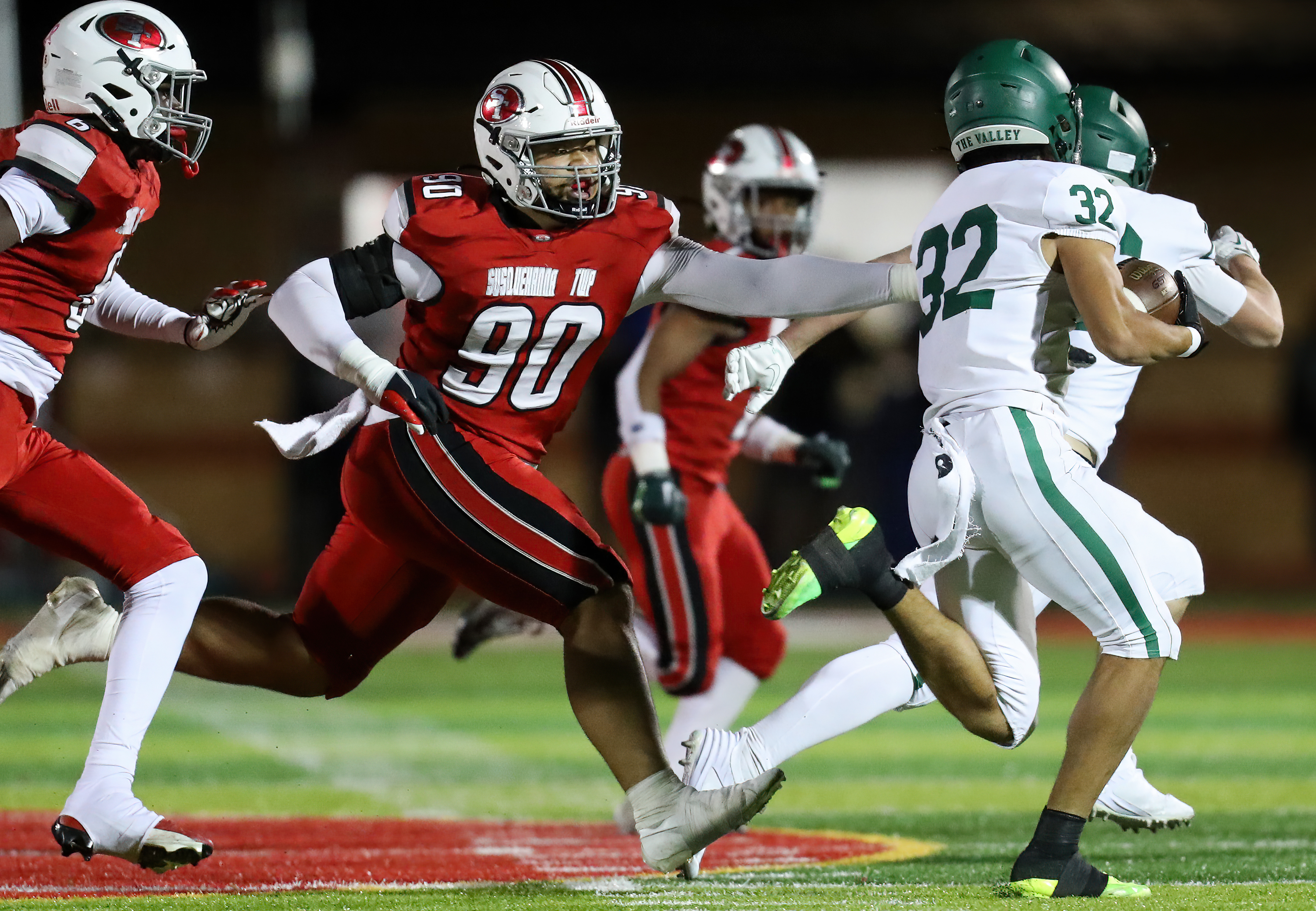 District 3-4A high school football quarterfinal Twin Valley at ...