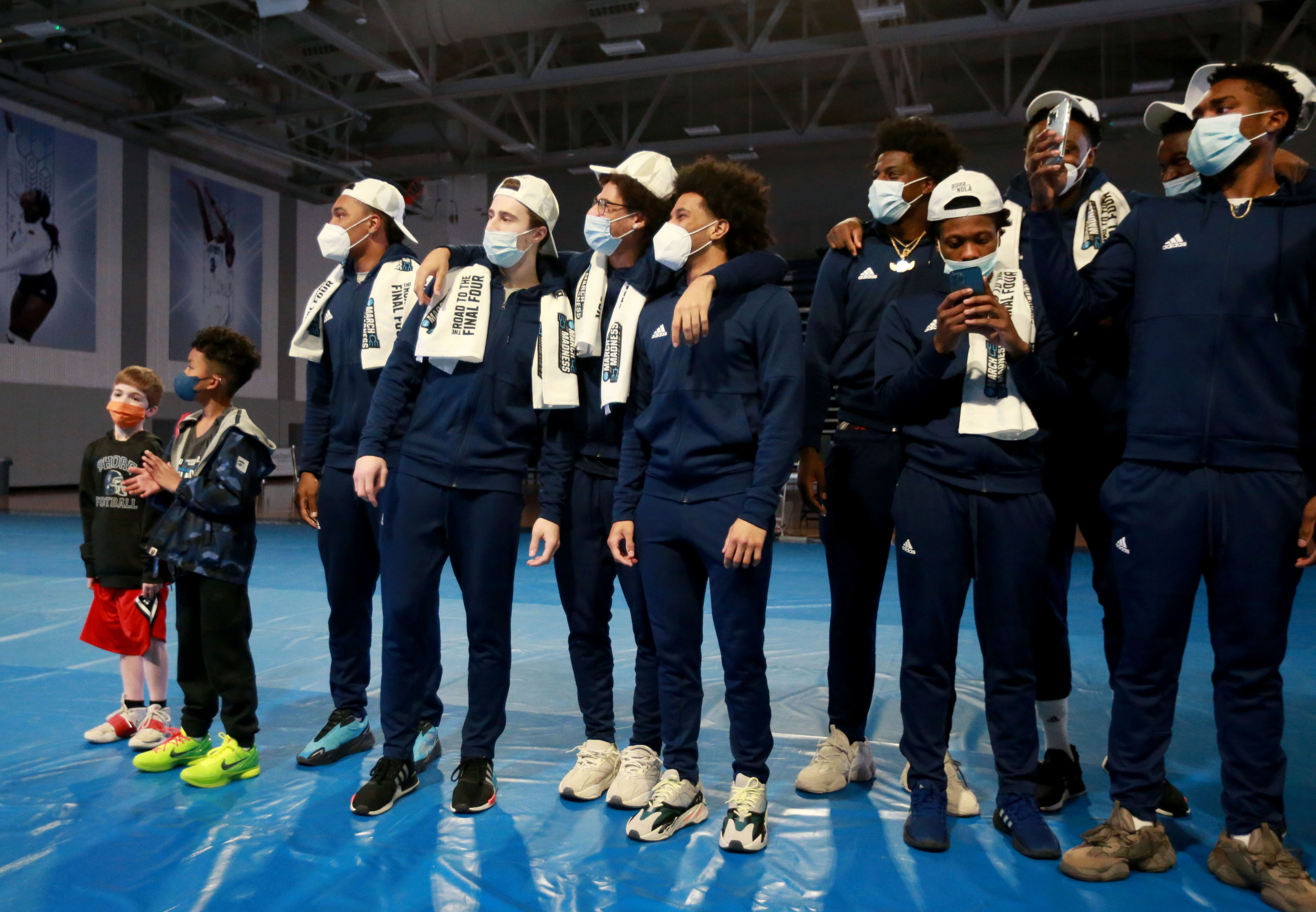 St. Peter’s University basketball returns home to a rally - nj.com