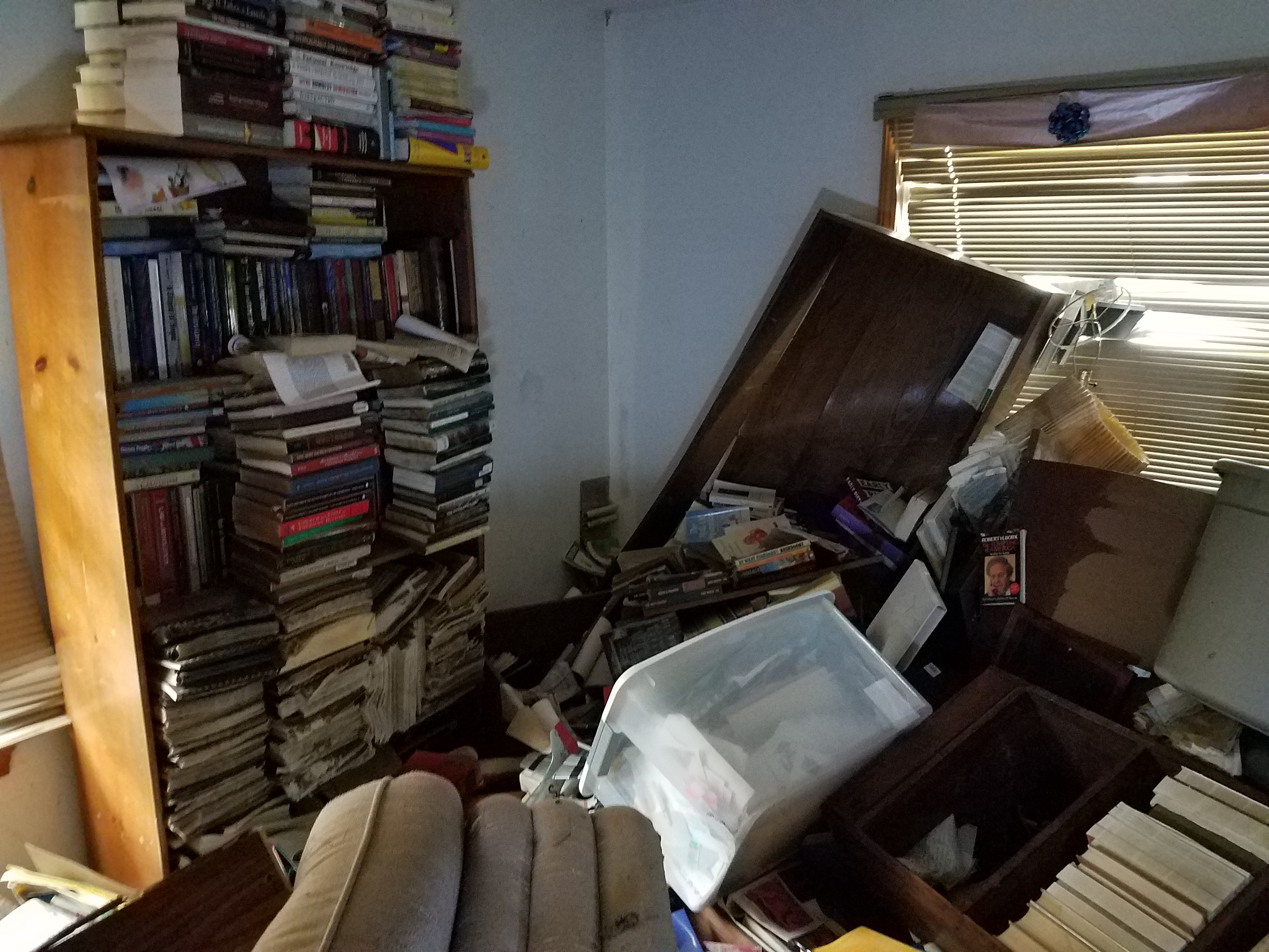 Northwood University starts book drive for professor who lost 15,000 ...