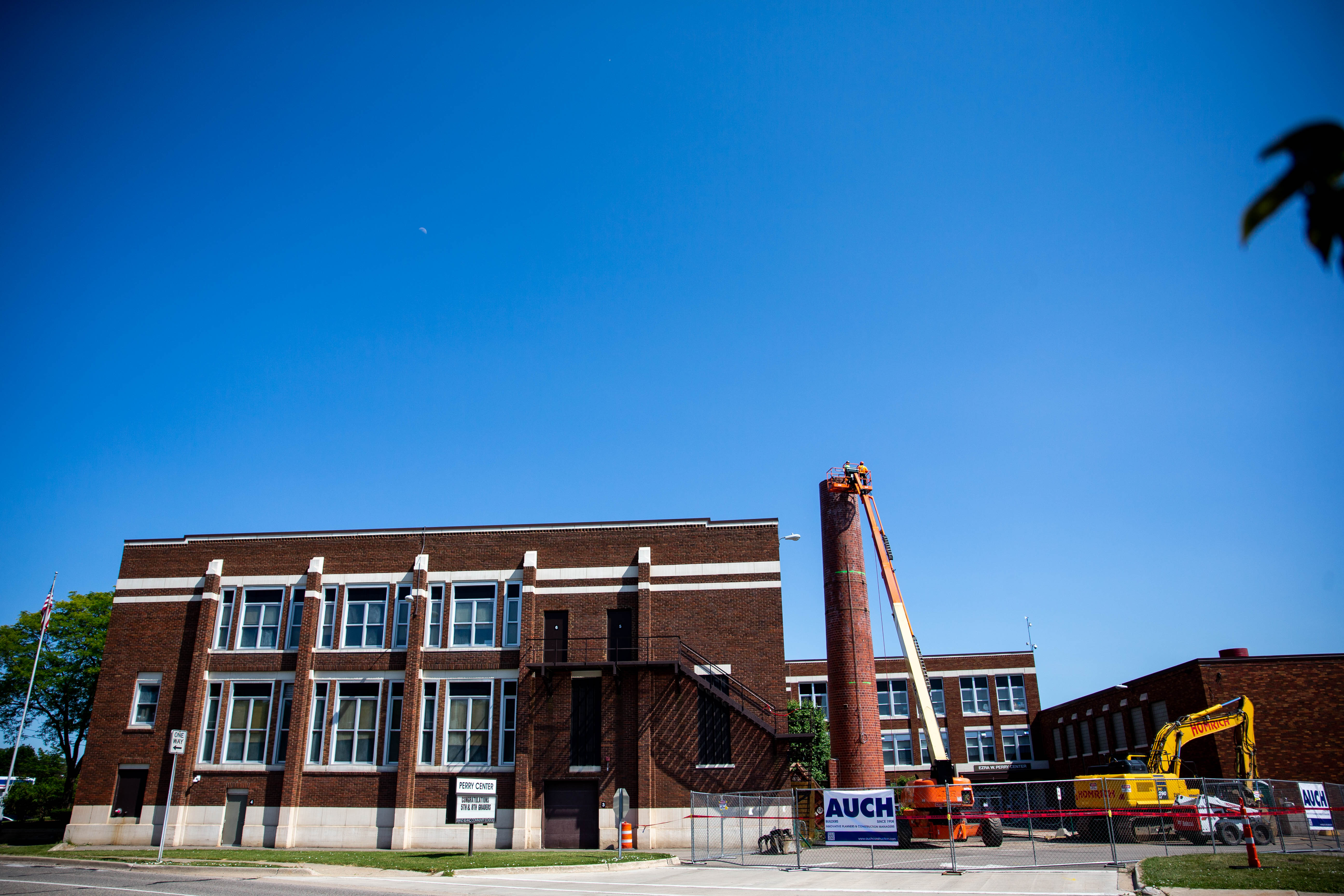 Grand Blanc's Perry Center deconstructs smokestack - mlive.com
