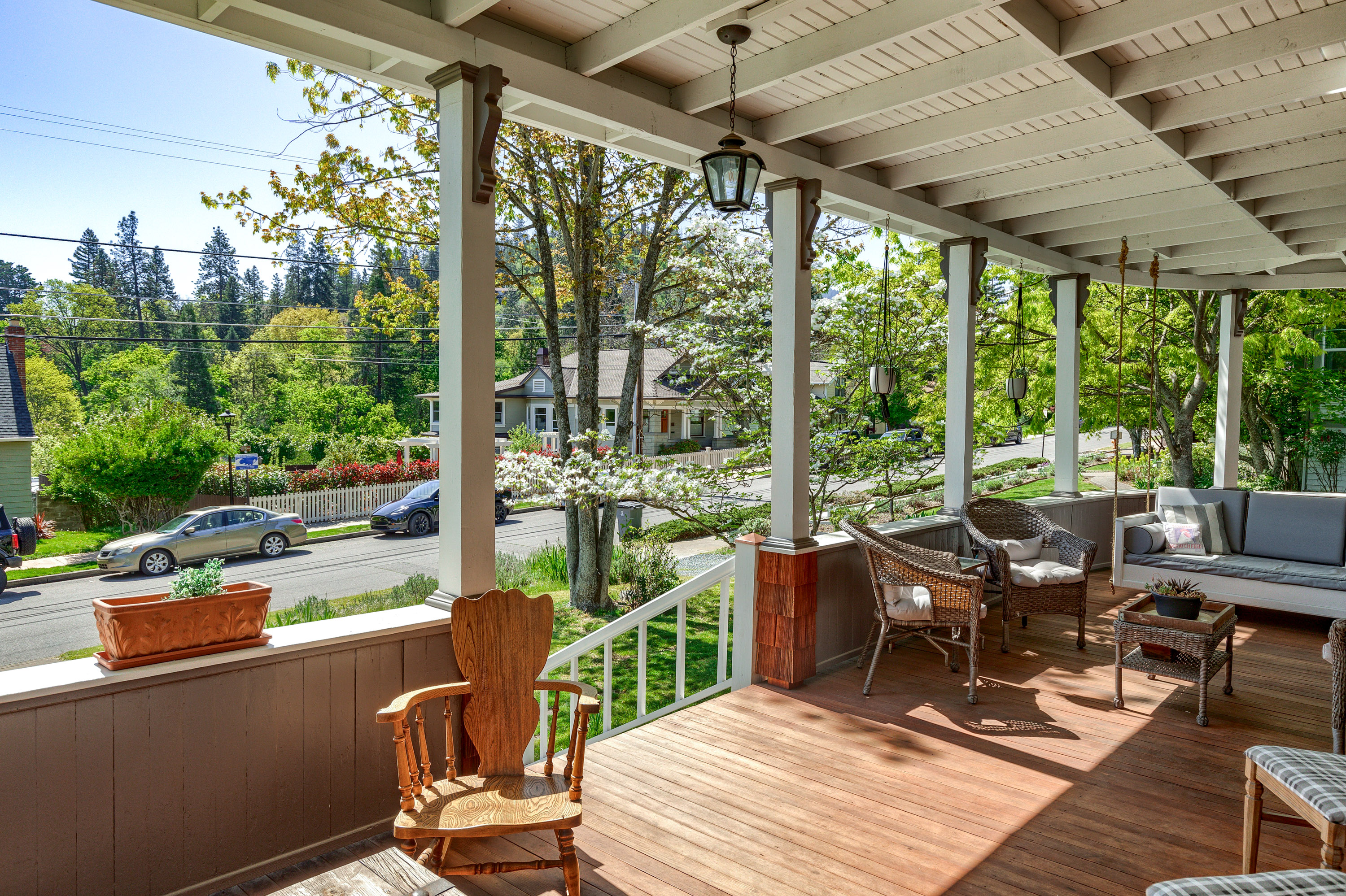 Ashland Granite Street house - oregonlive.com