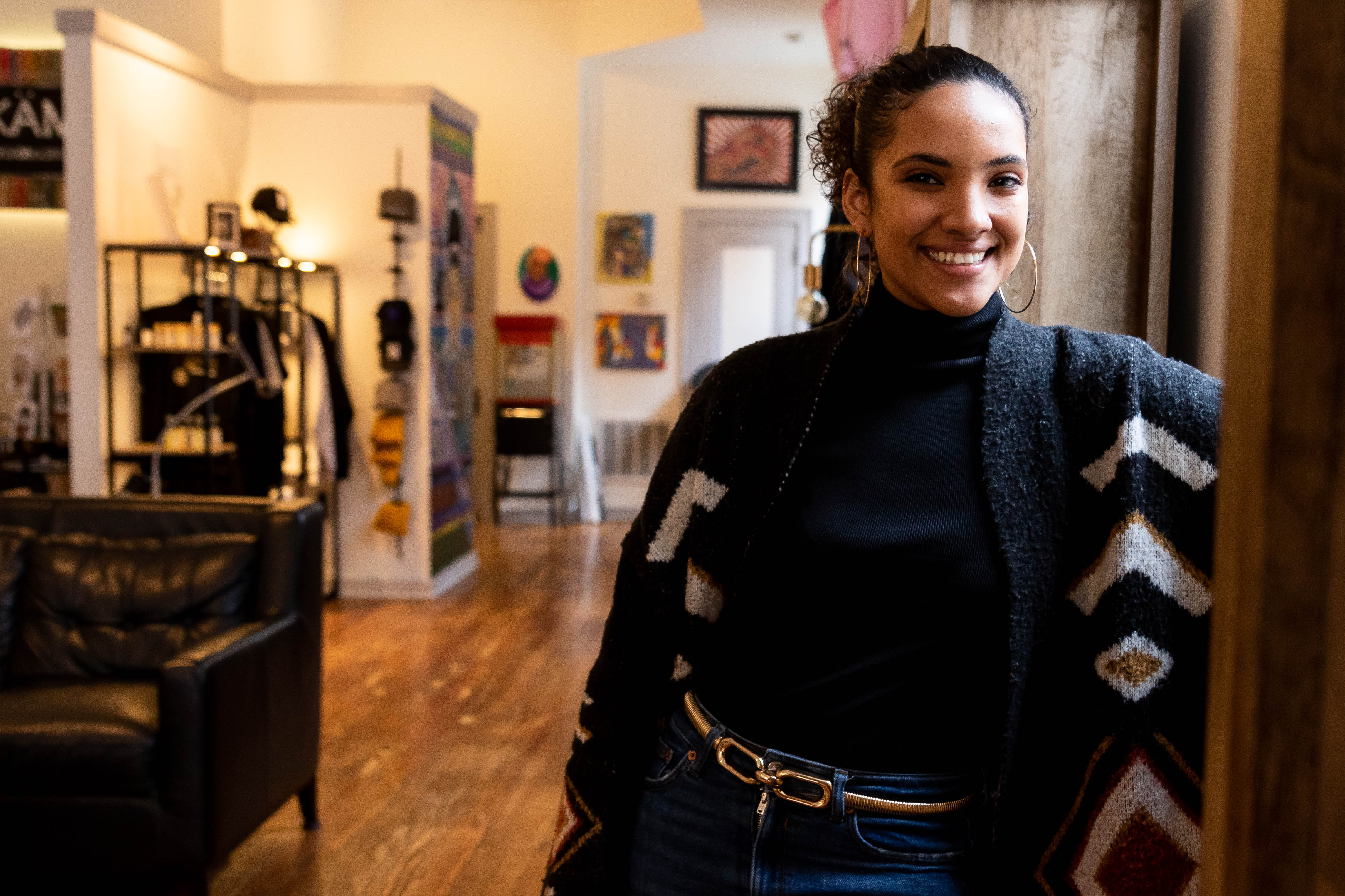 Kamala Harris visits black-owned businesses in Flint - mlive.com