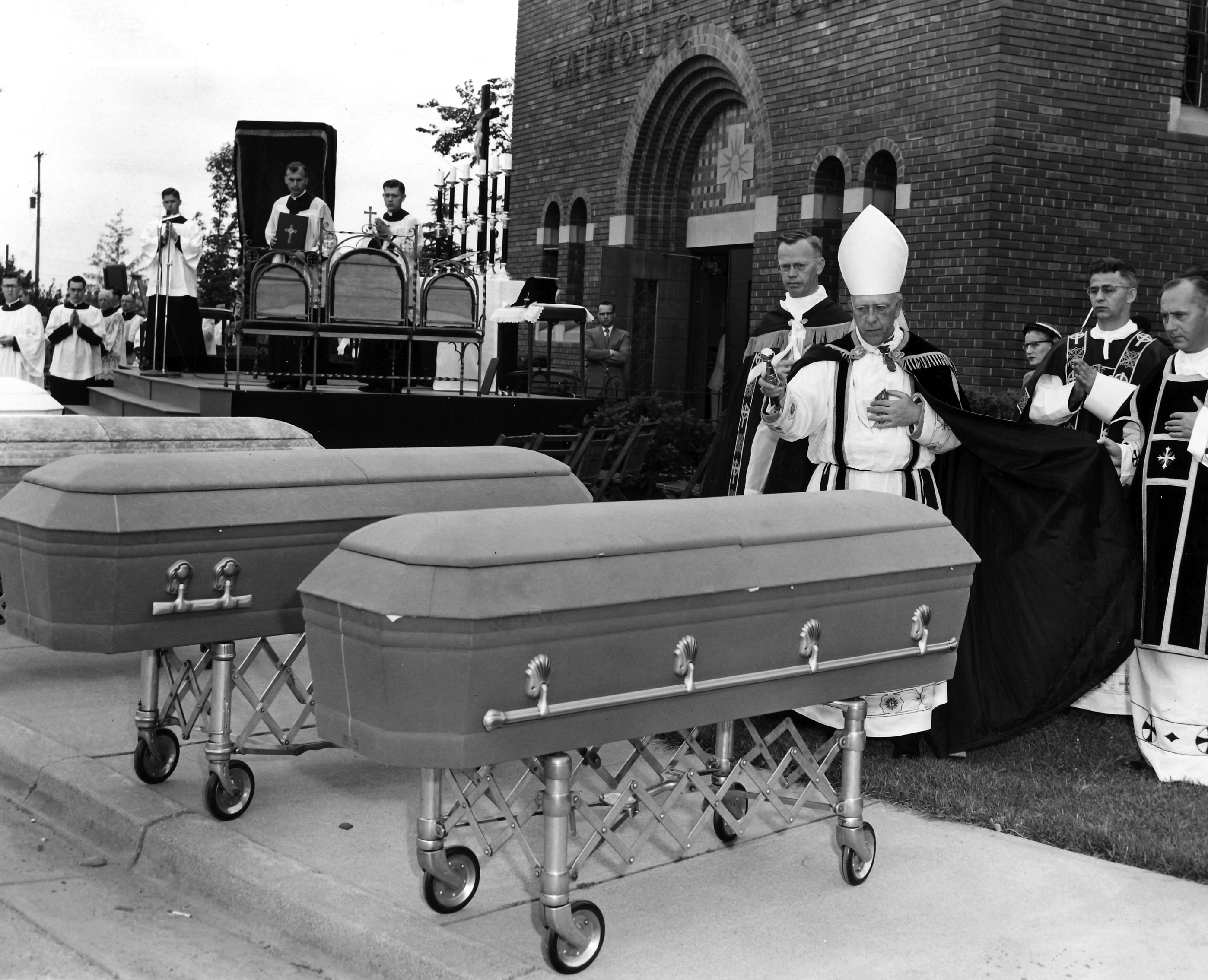 Michigan’s deadliest tornado touched down 70 years ago near Flint ...