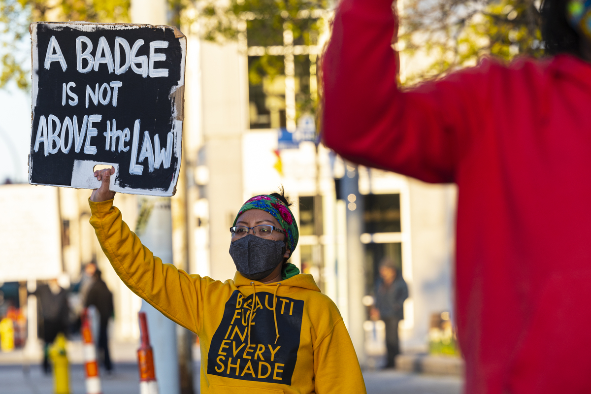 Kalamazoo holds Black Lives Matter protest after the death of Daunte ...