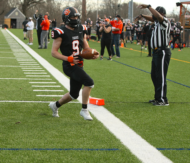 Ware vs South Hadley Football 3/26/21 - masslive.com