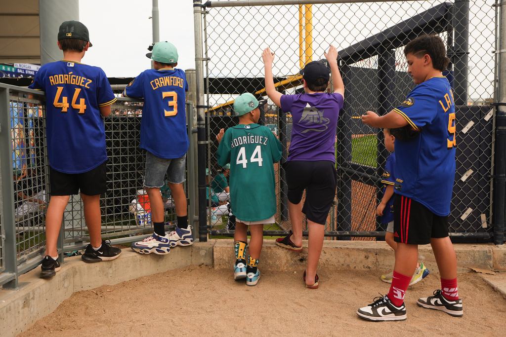 Cleveland Guardians vs. Seattle Mariners in preason game, February 25 ...