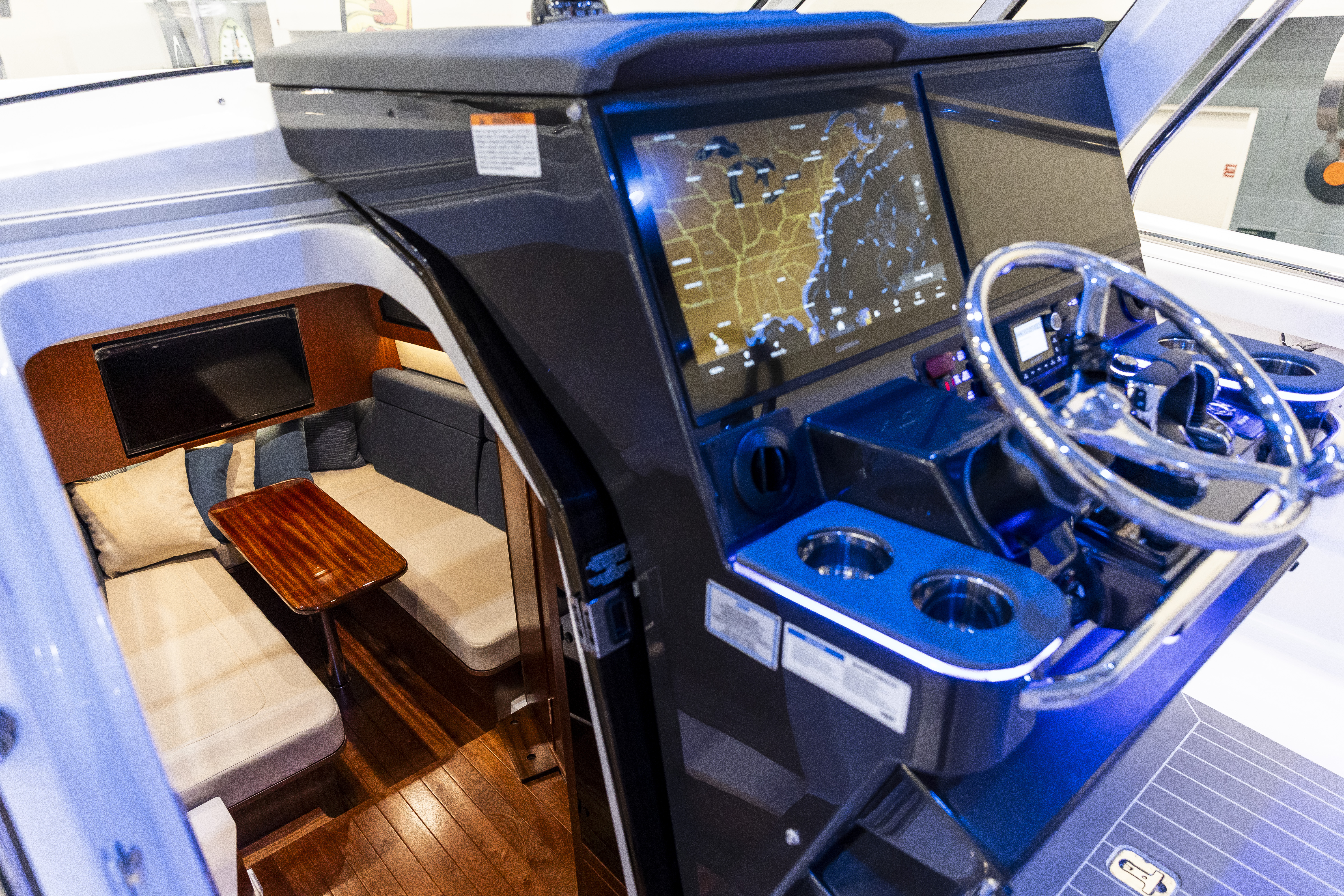 $1.8M luxury yacht earns ‘Queen of the Show’ at 2026 Grand Rapids Boat ...
