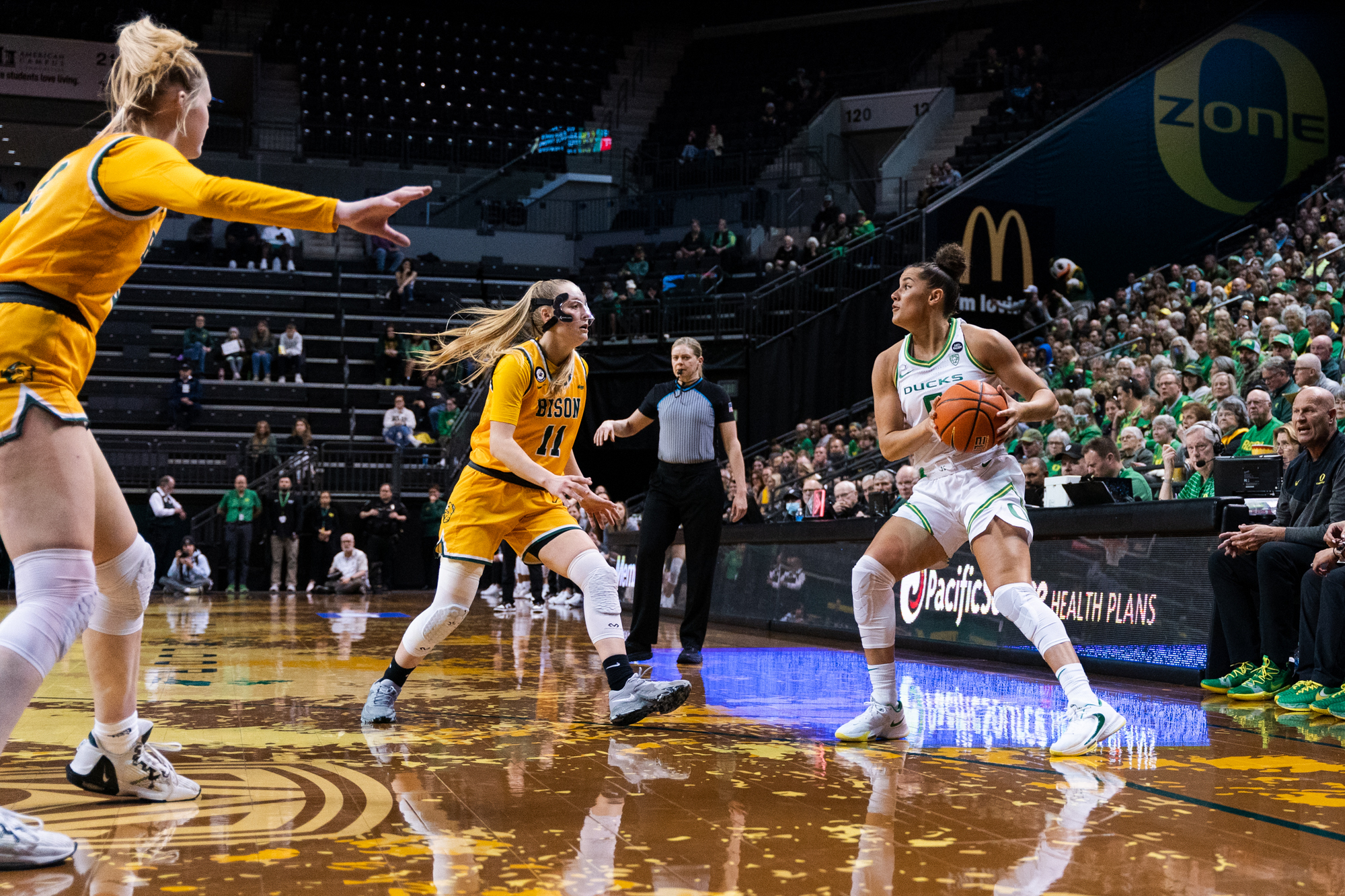 Oregon Ducks vs. North Dakota State in WNIT, March 17, 2023 ...