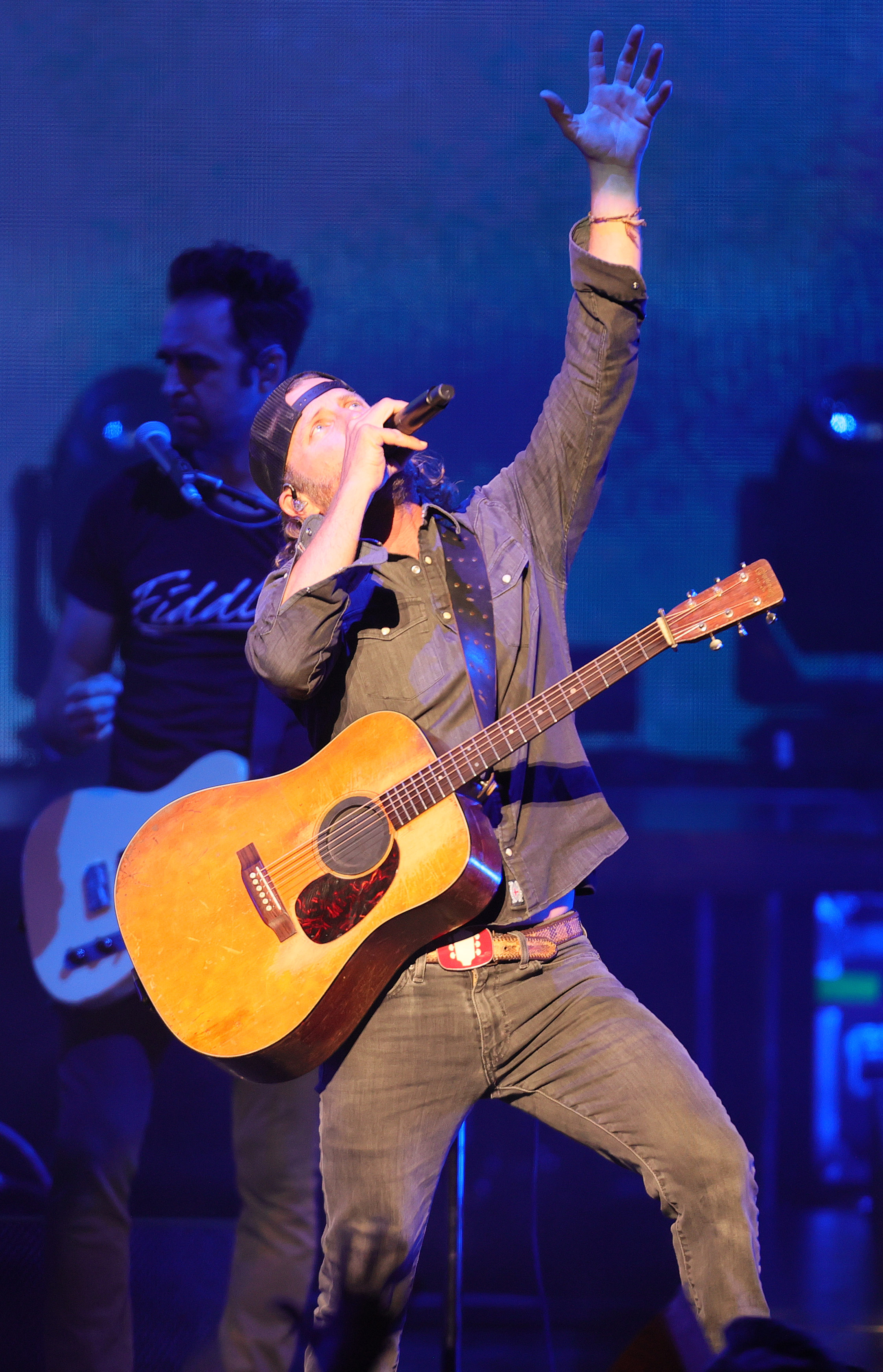 Country music singer Dierks Bentley stops at Blossom Music Center ...