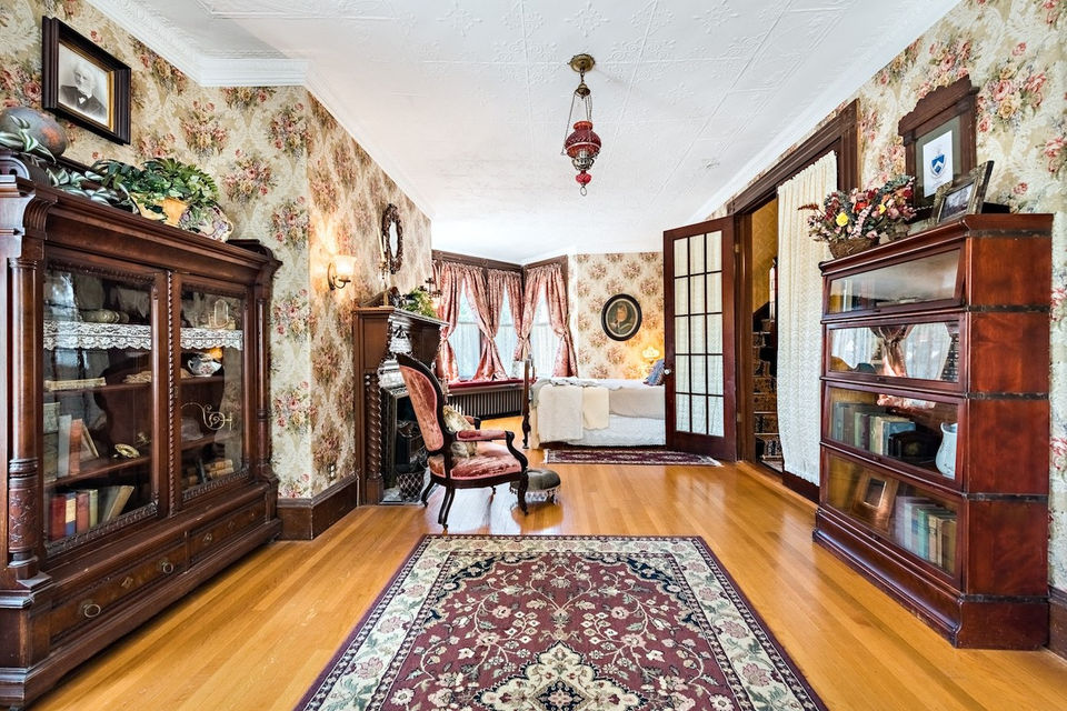 Lizzie Borden’s historic ‘Maplecroft’ mansion on sale in Fall River ...