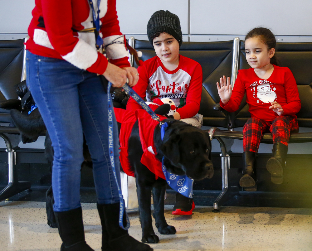Santa and Mrs. Claus visits the Lehigh Valley International Airport ...