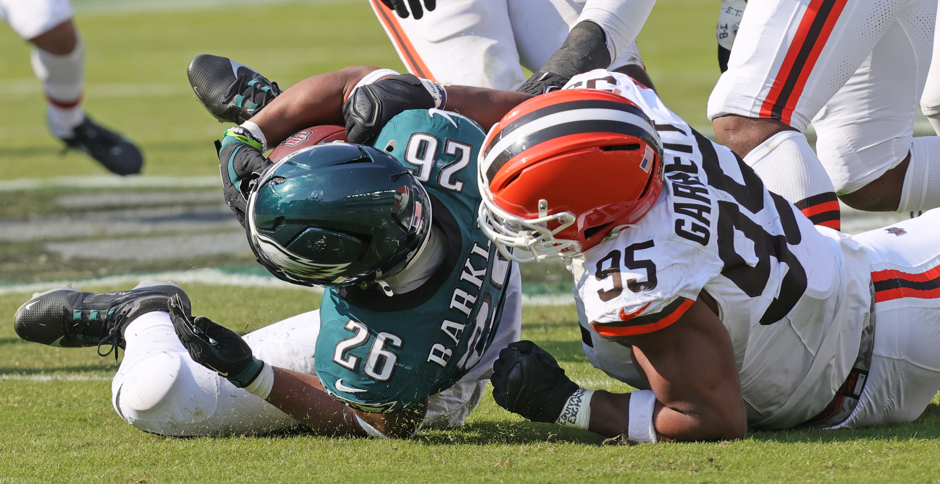 Cleveland Browns defesnive end Myles Garrett vs. the Philadelphia ...