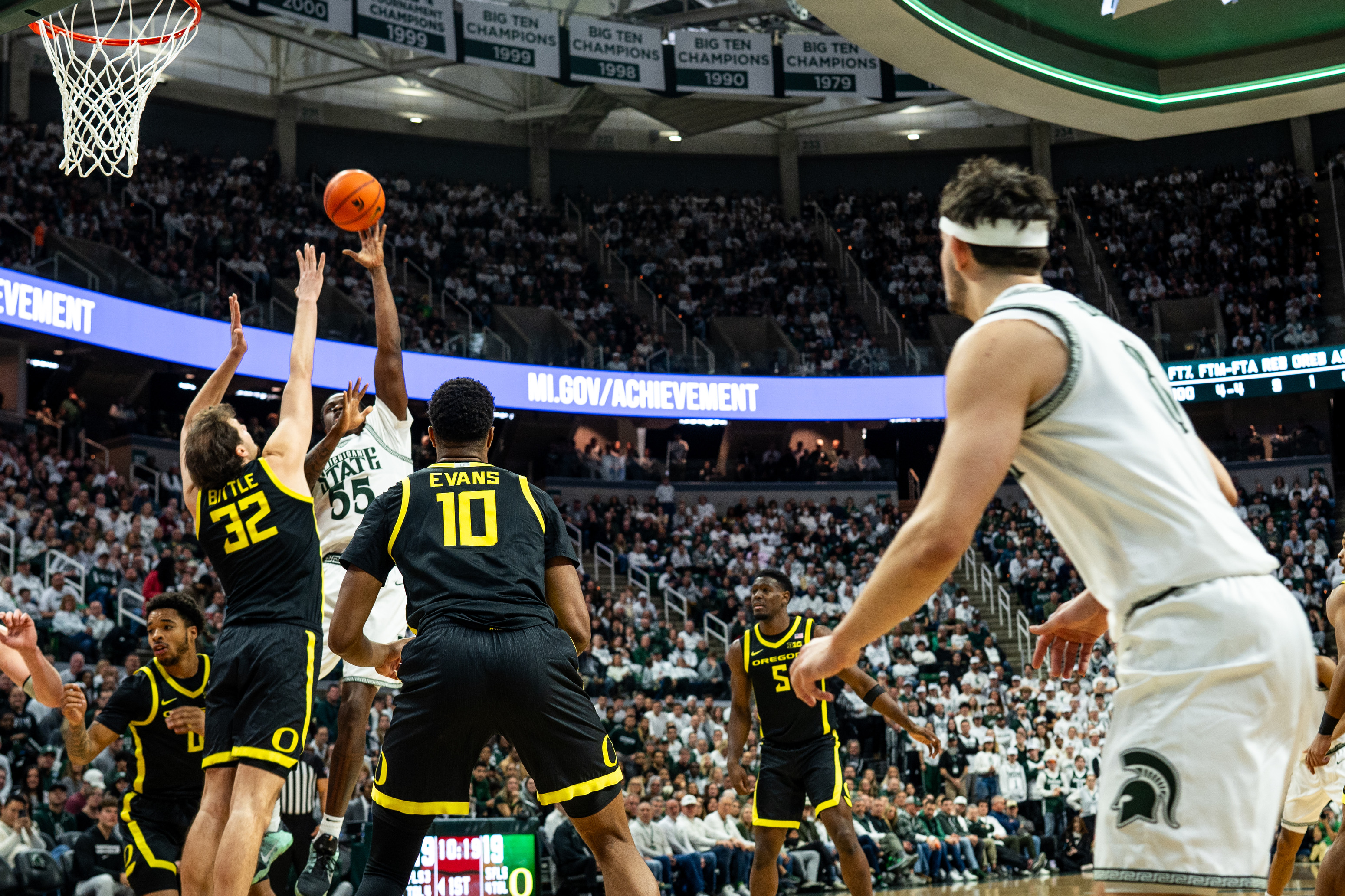 Michigan State produces epic second-half comeback to defeat Oregon in ...