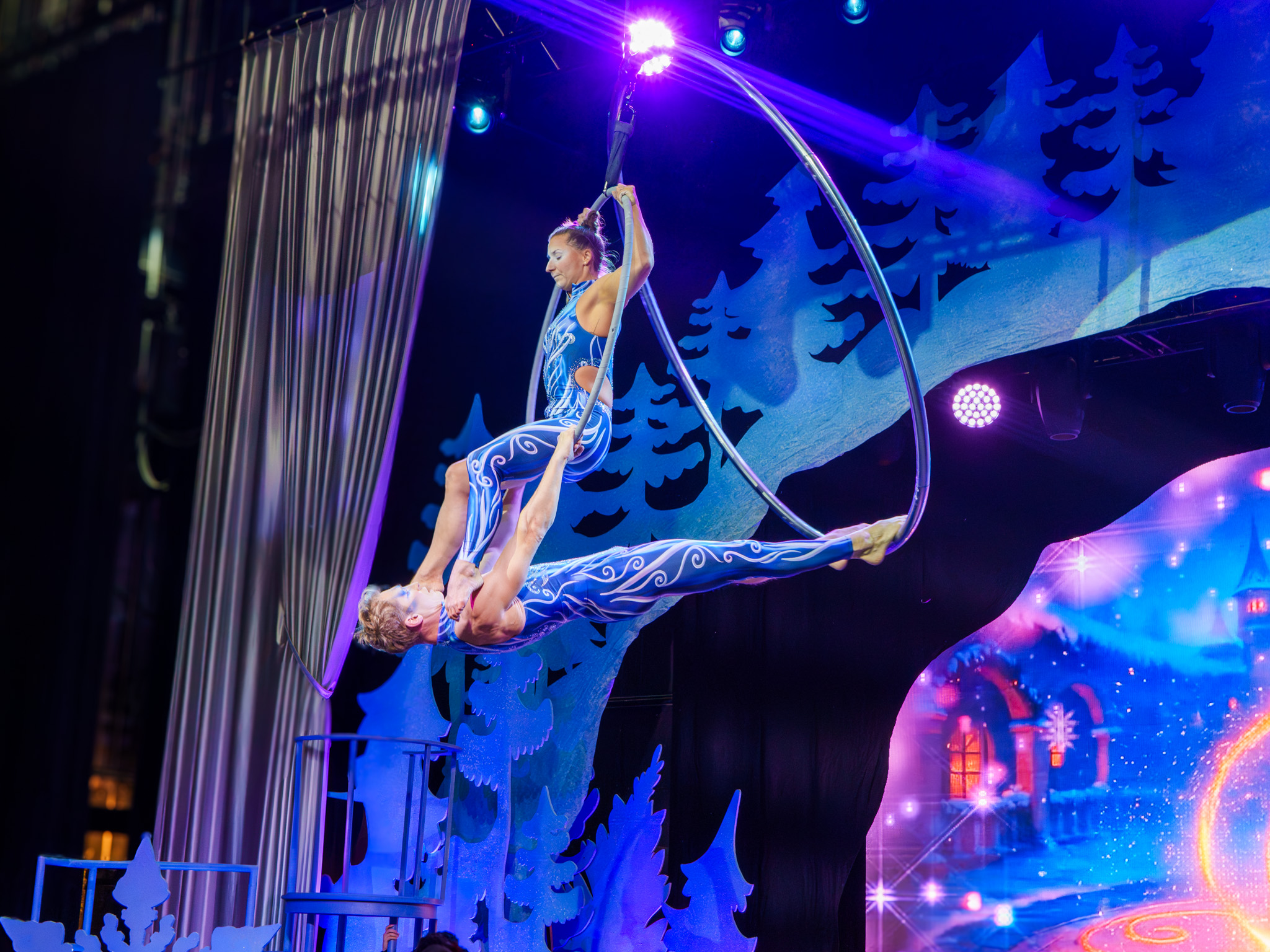 Cirque Musica Holiday Wonderland - masslive.com