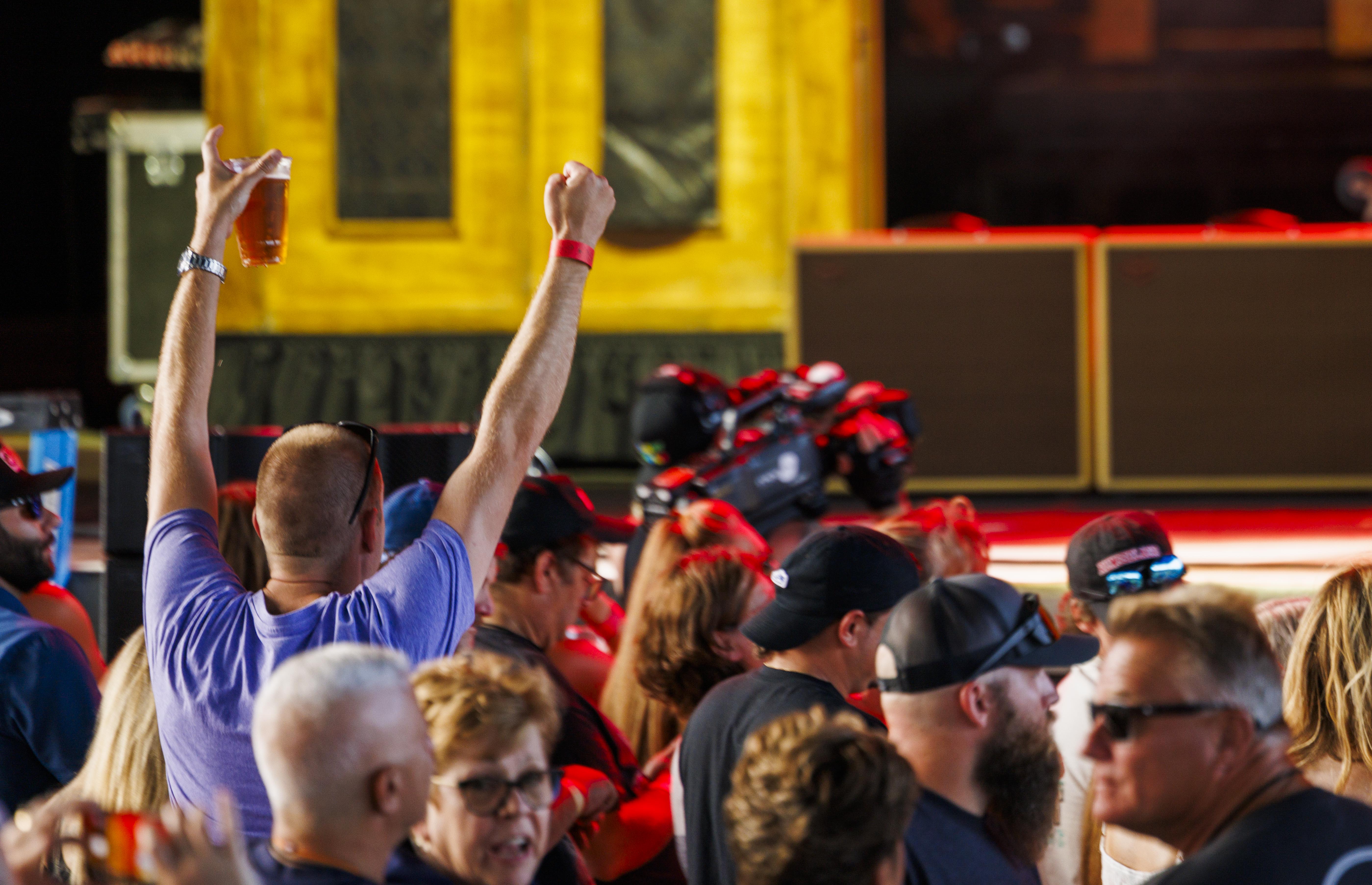 Dierks Bentley brings the heartland beat at the EMP Amphitheater ...