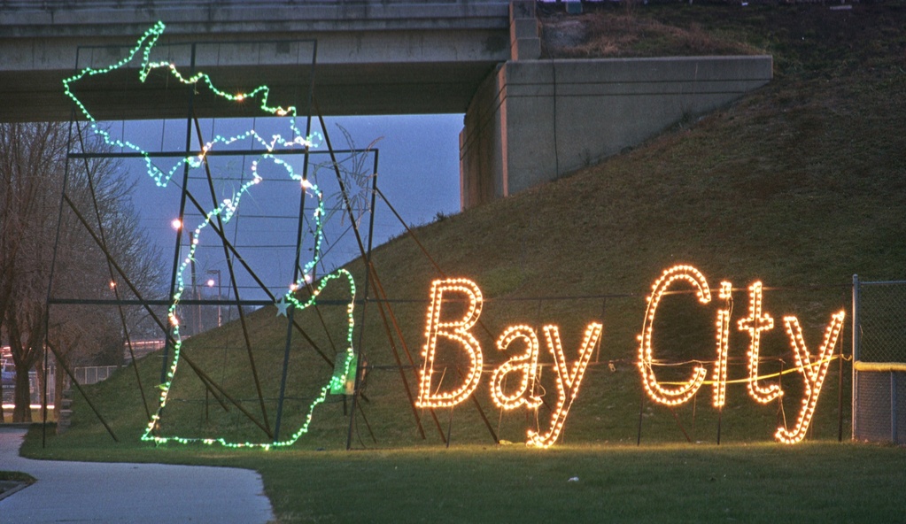 A look back at Bay City's old River of Lights tour - mlive.com