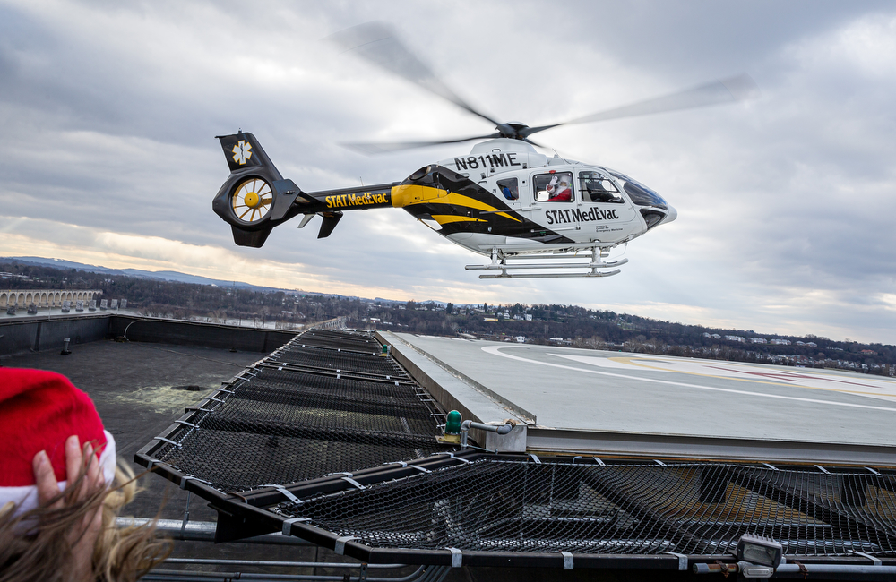 Santa arrives by helicopter to visit UPMC Harrisburg pediatric unit ...
