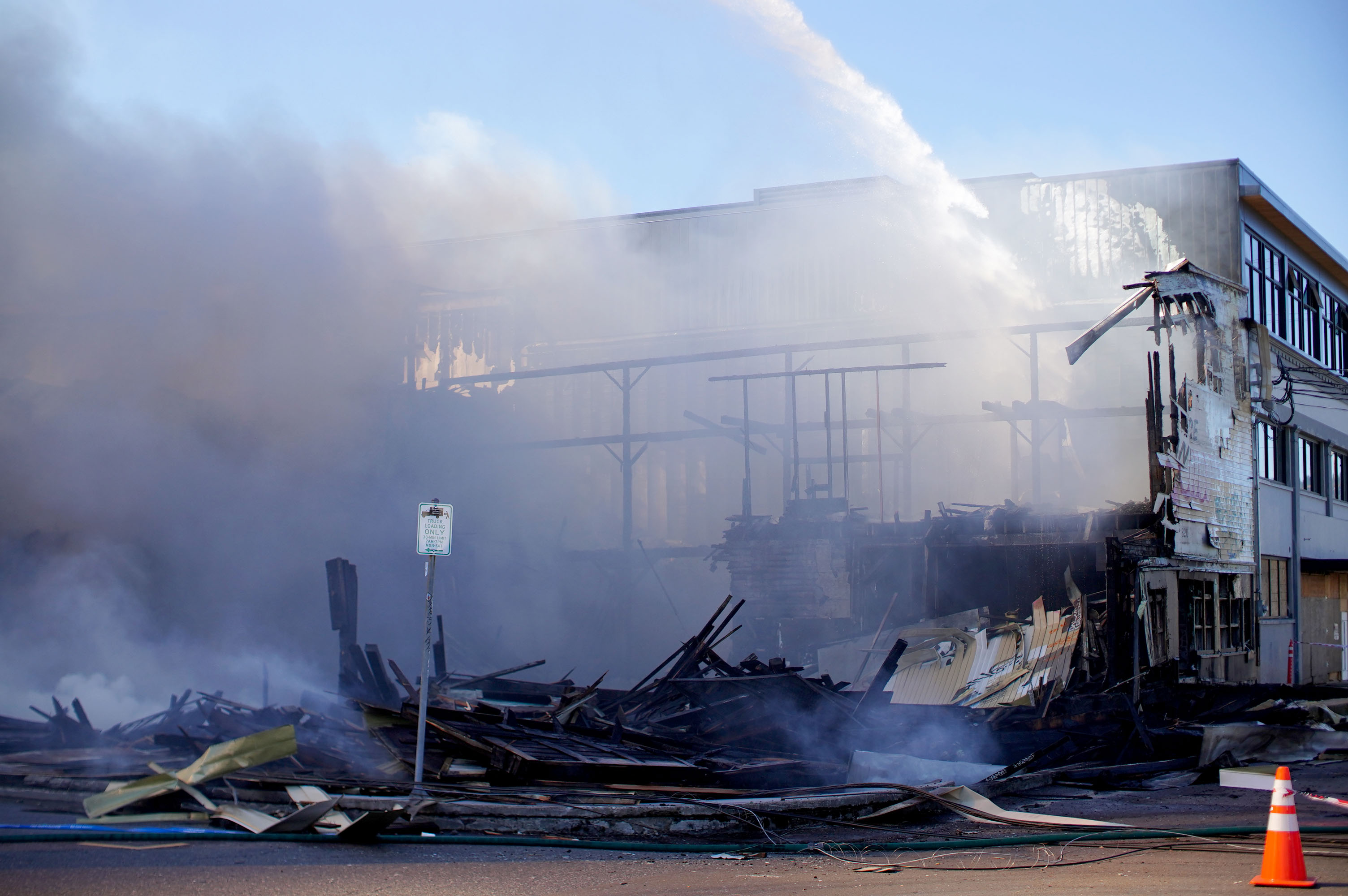 Warehouse fire Sept. 24 - oregonlive.com