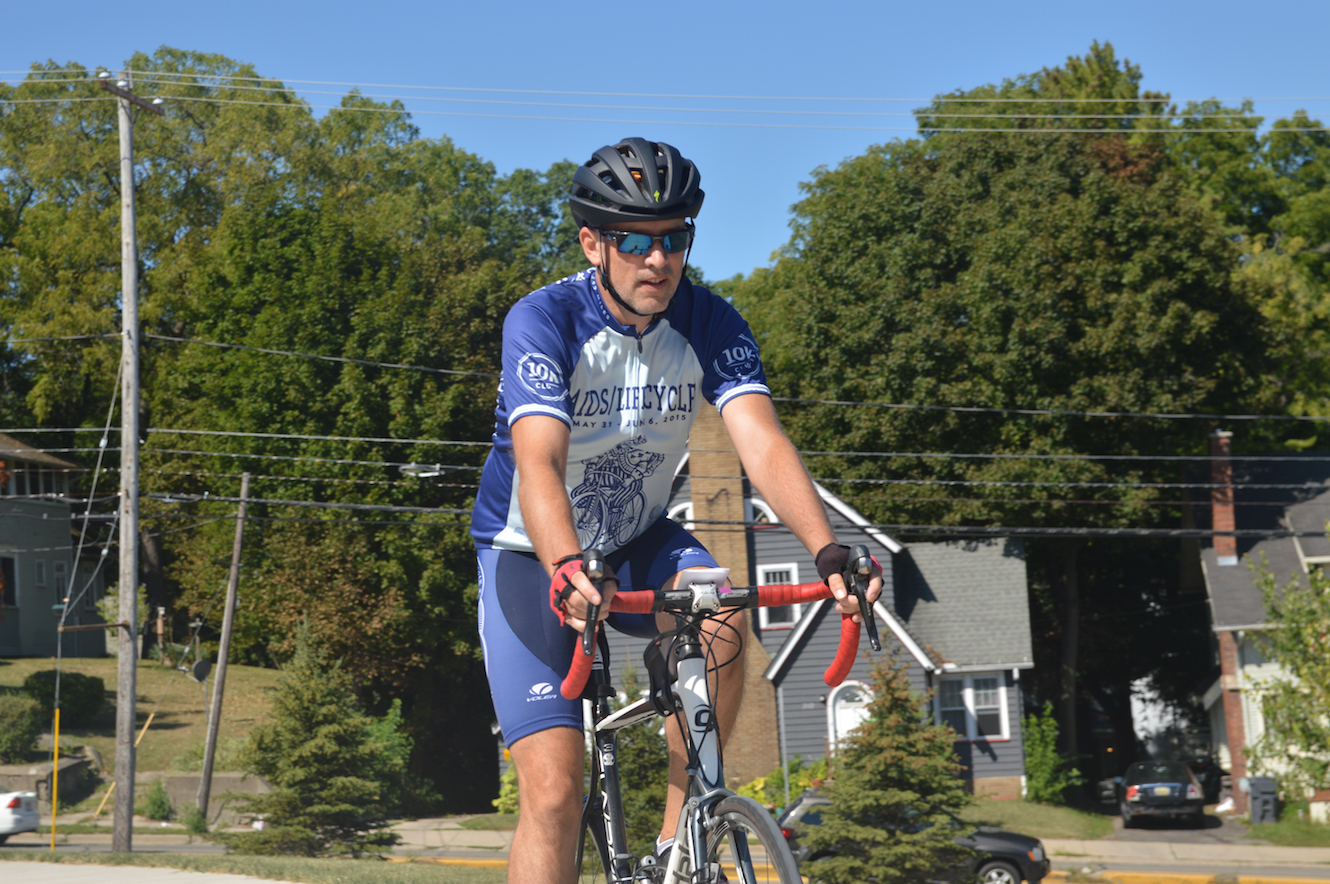 Kalamazoo man raises money for Black Lives Matter movement with 1,000 ...