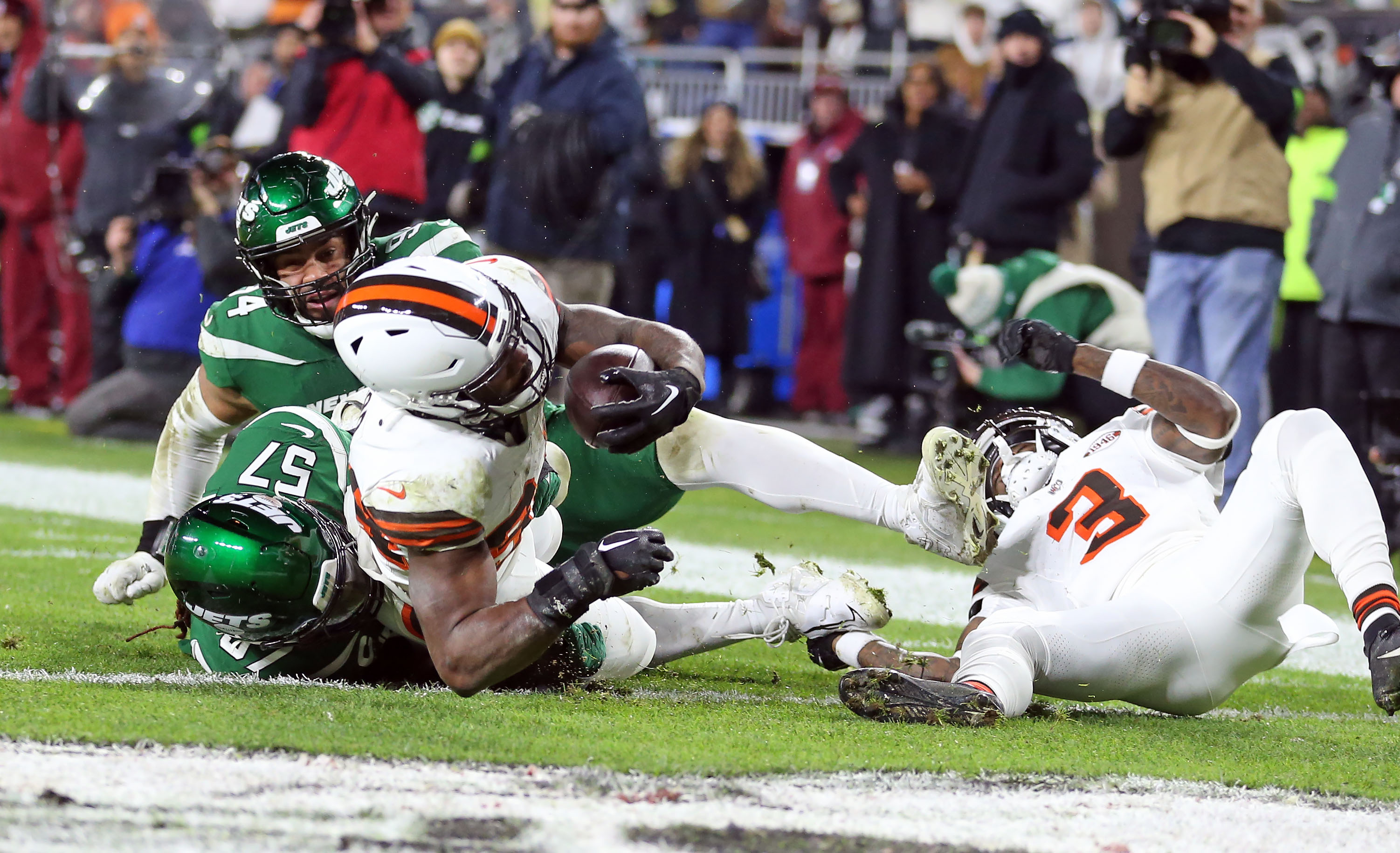 Cleveland Browns Jerome Ford vs. New York Jets, December 28, 2023 ...