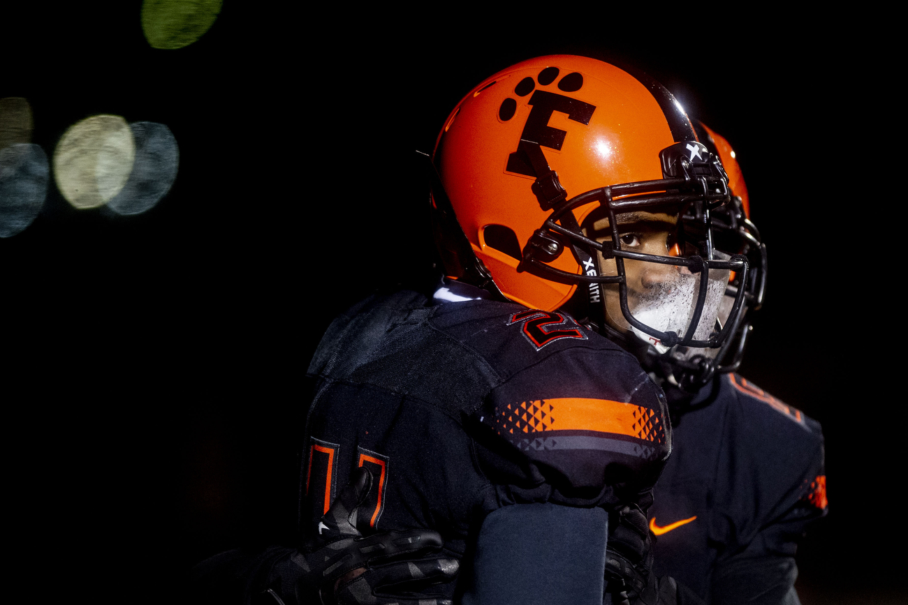Fenton clinches Flint Metro League title with 33-21 win over Ortonville ...