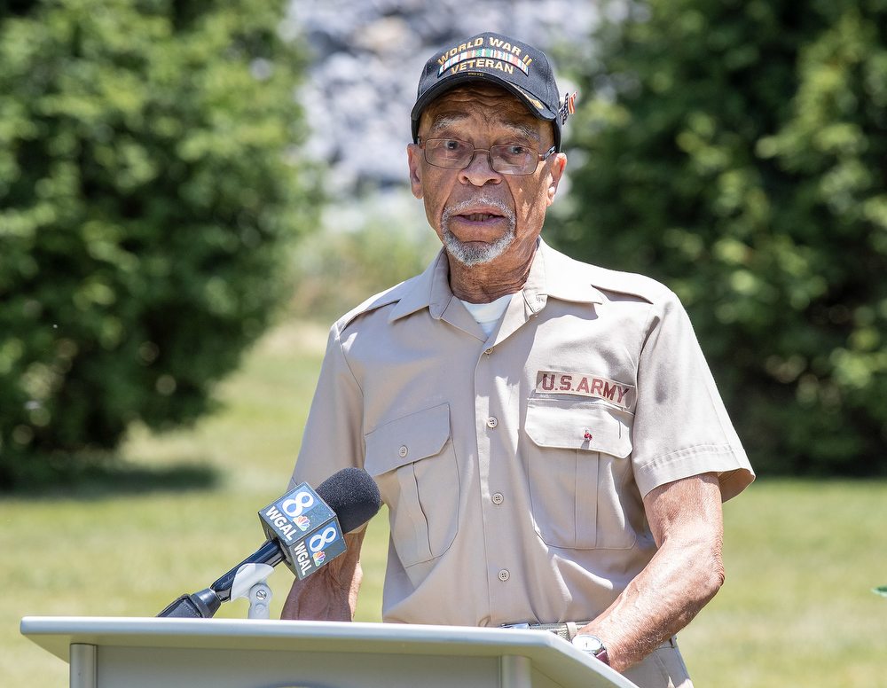 WWII 8th Armored Division monument dedication at Army Heritage Center ...