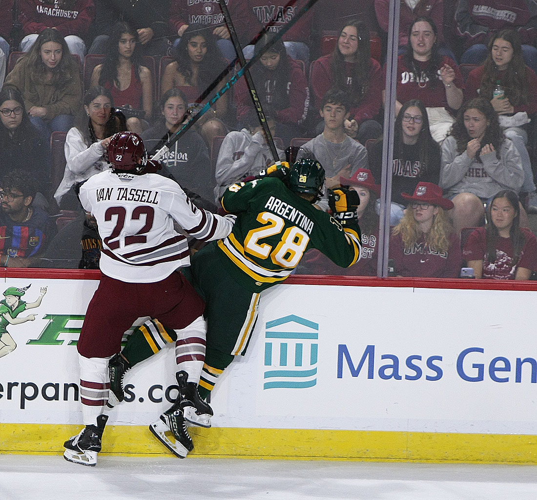 UMass Hockey vs Northern Michigan 10/4/25 - masslive.com
