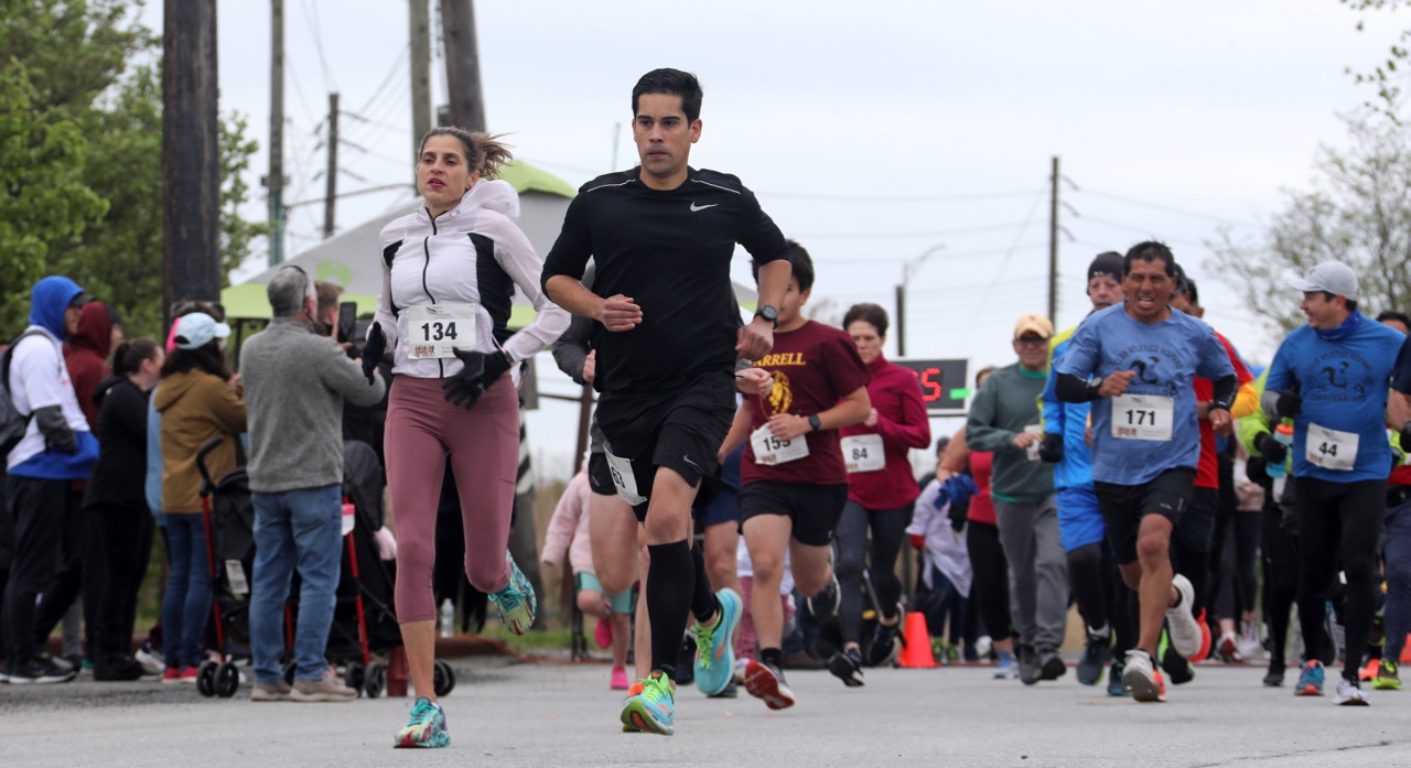 PHOTOS: Died-hard runners celebrate Spring Meltdown Mother’s Day 5-K ...