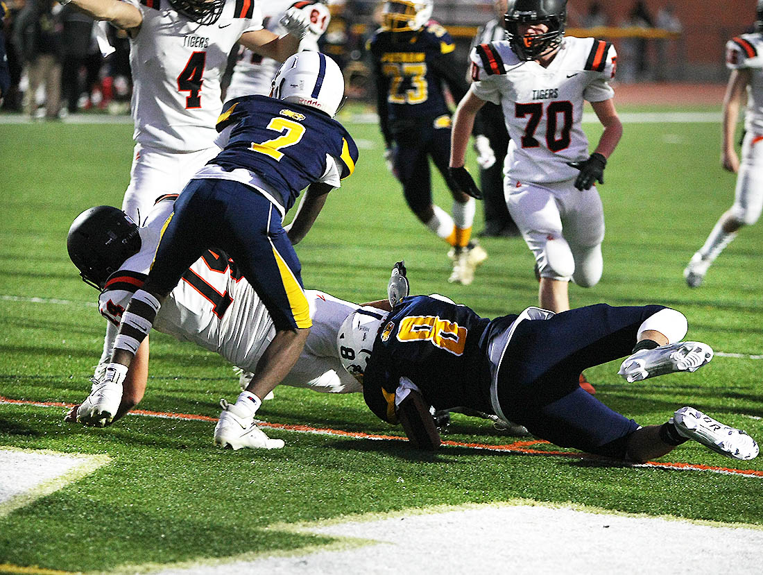 South Hadley vs Putnam Football 10/21/22 - masslive.com