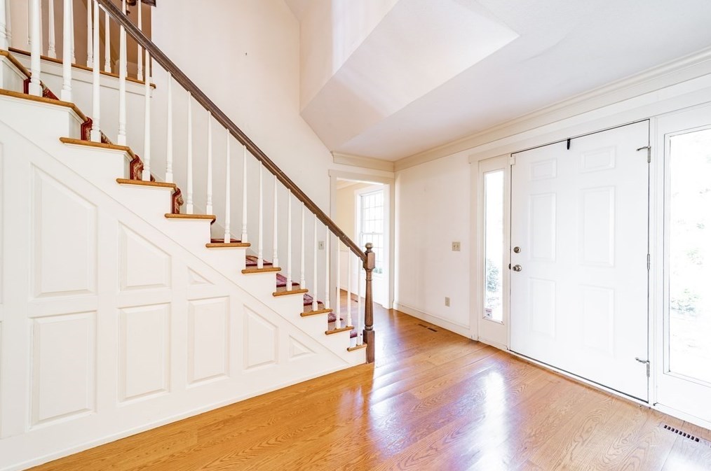 House of the Week: Wilbraham Mountain home offers sweeping views of ...