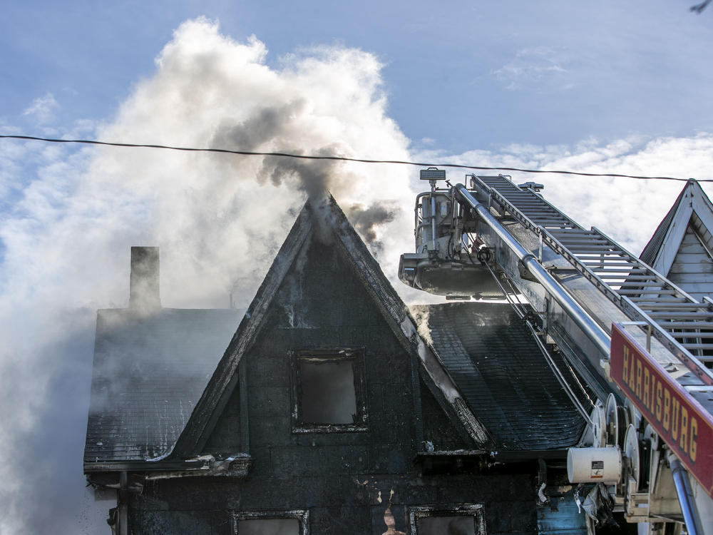 Firefighters battle Harrisburg house blaze - pennlive.com
