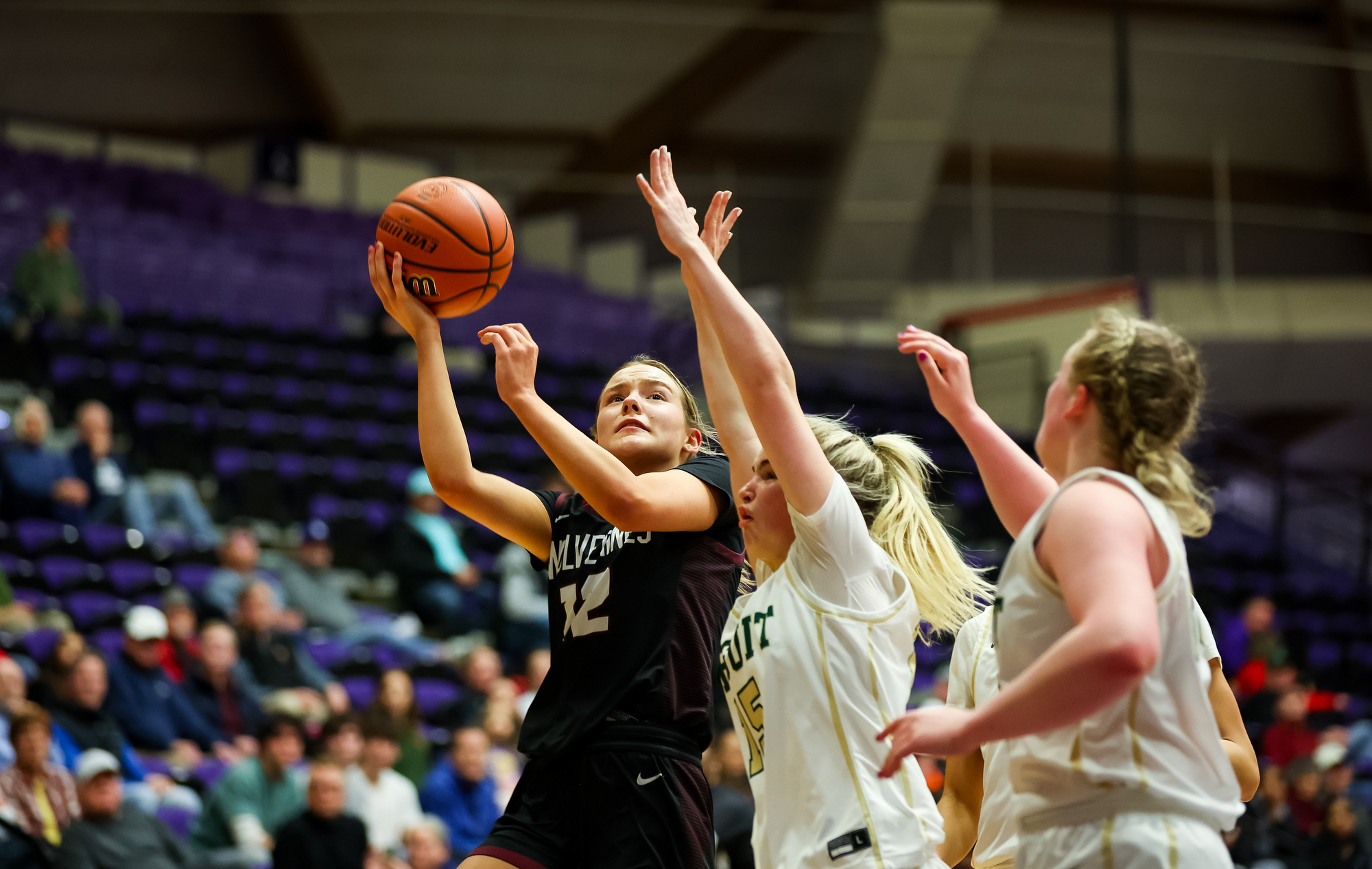 Jesuit vs. Willamette in Oregon Class 6A girls basketball quarterfinals ...