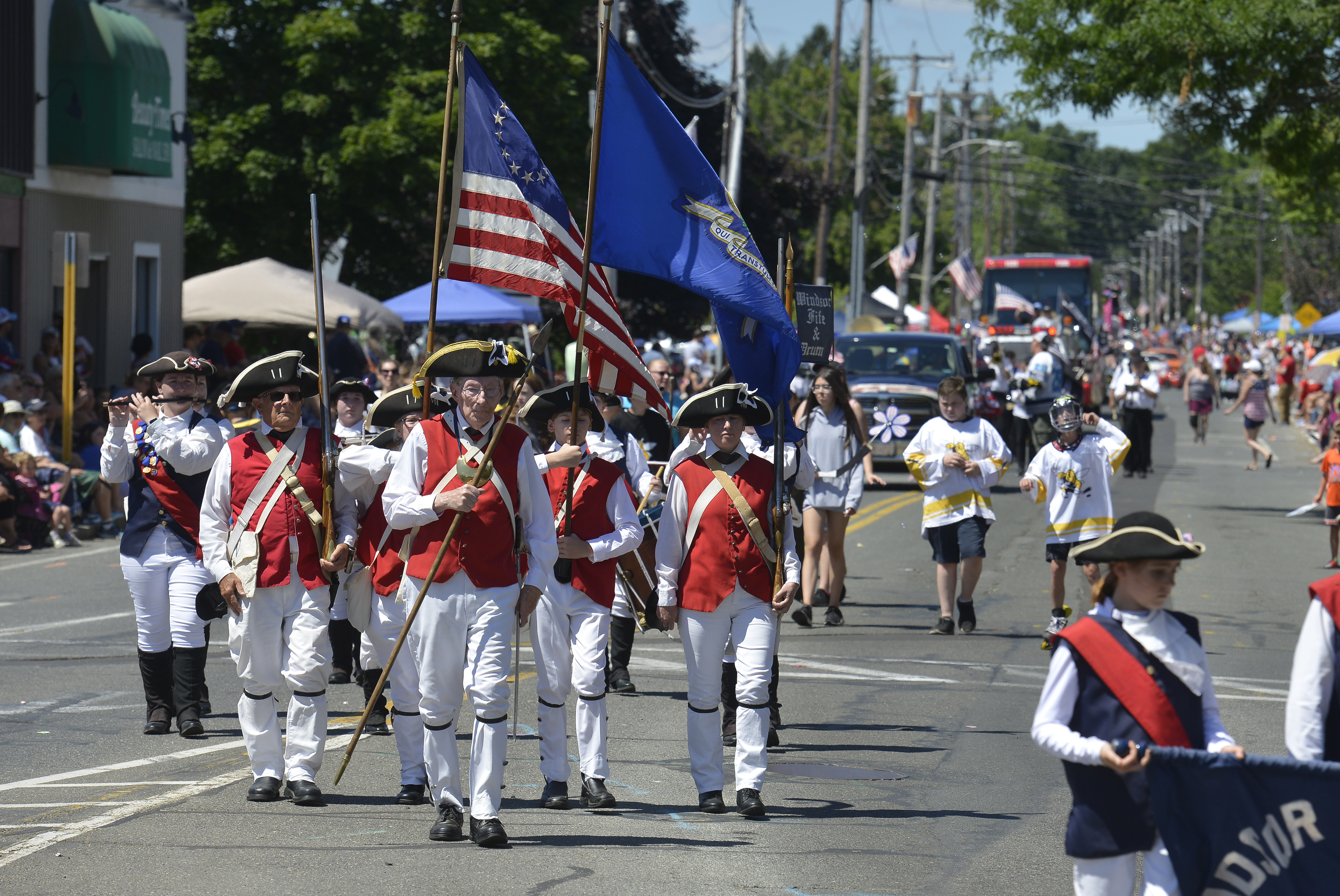 Thousands enjoy East Longmeadow July 4th parade - masslive.com