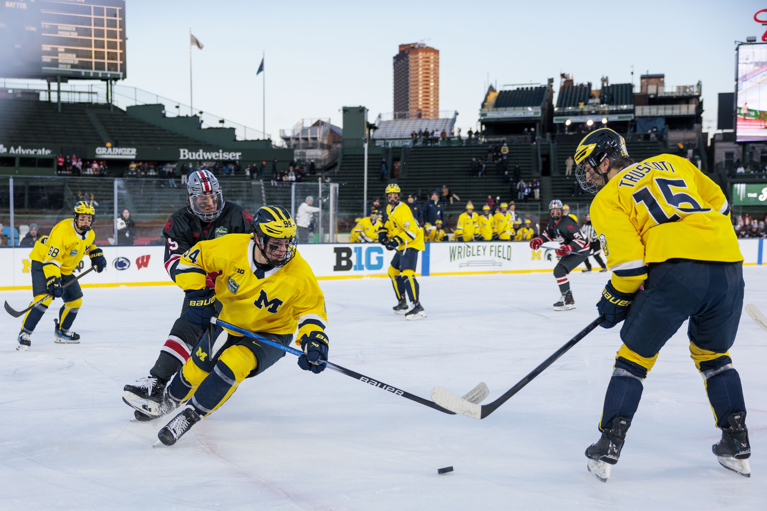 Frozen Confines ice hockey at Wrigley Field: Michigan vs. Ohio State ...