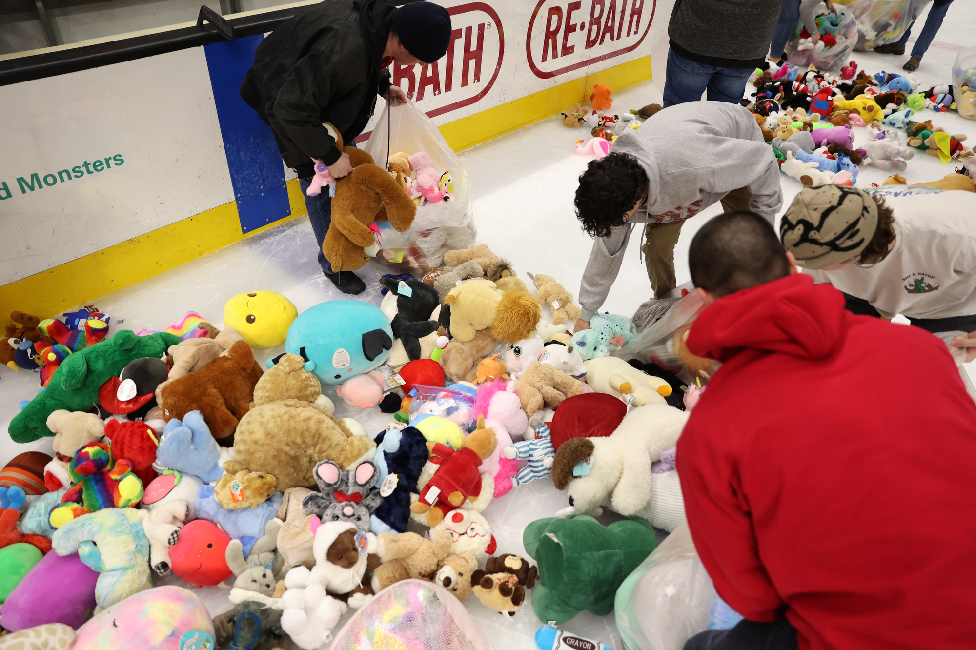 Teddy Bear Toss at Cleveland Monsters game - cleveland.com