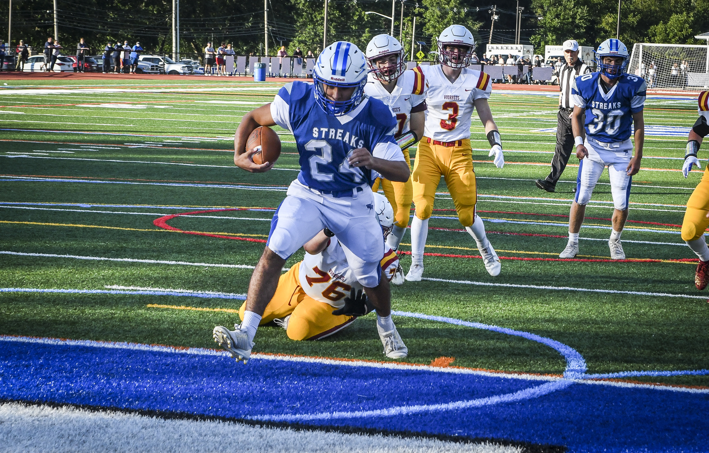 Warren Hills football hosts Voorhees on Sept. 2, 2021 ...