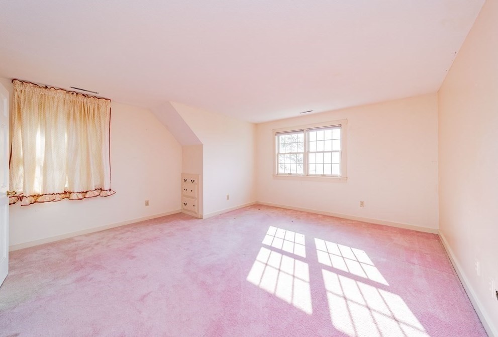 House of the Week: Wilbraham Mountain home offers sweeping views of ...